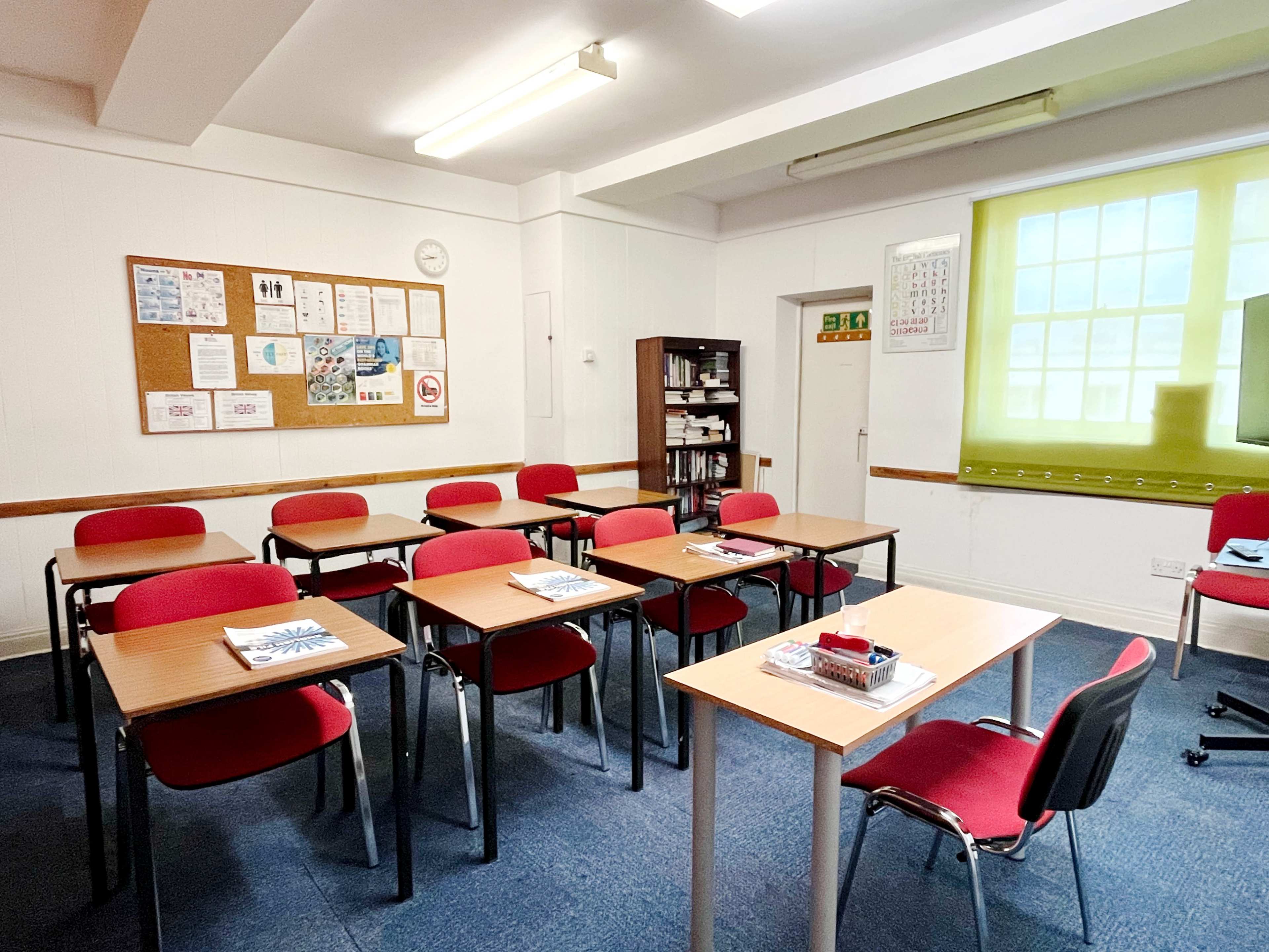 Global London College | Classroom for teaching anything, London | Off ...