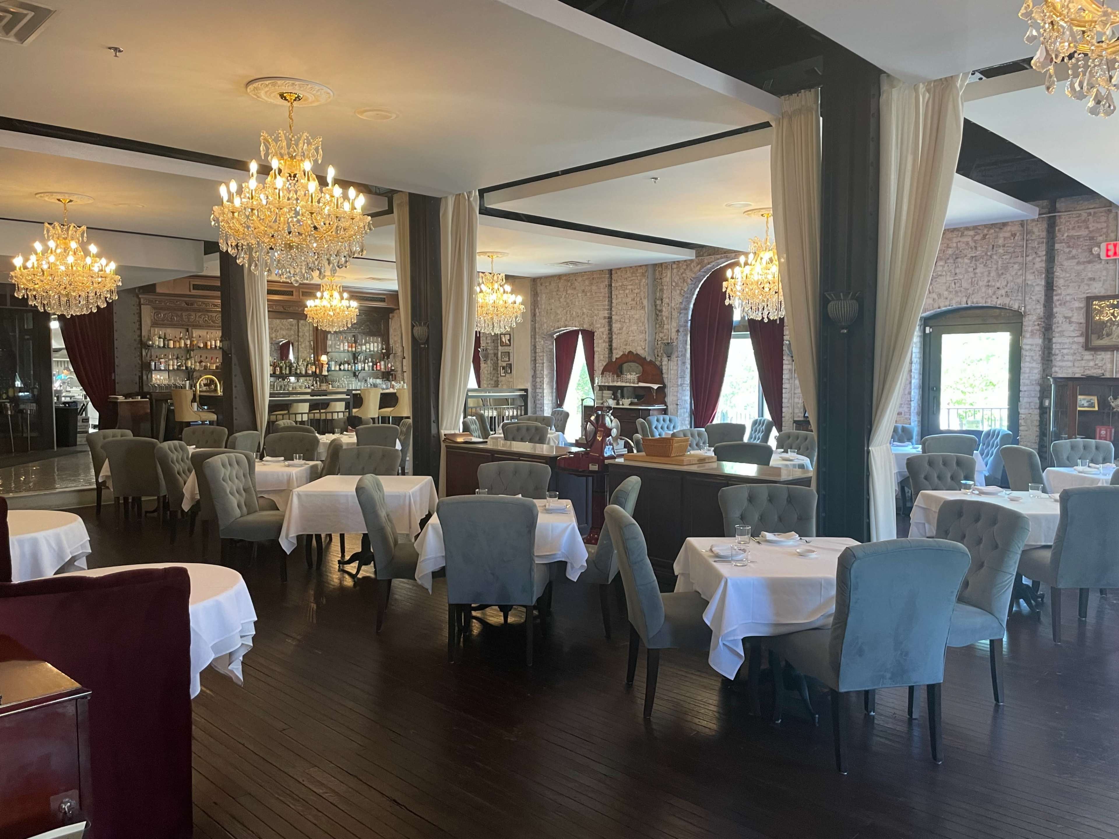Cicala at The Divine Lorraine | Romantic Restaurant with Sparkling ...