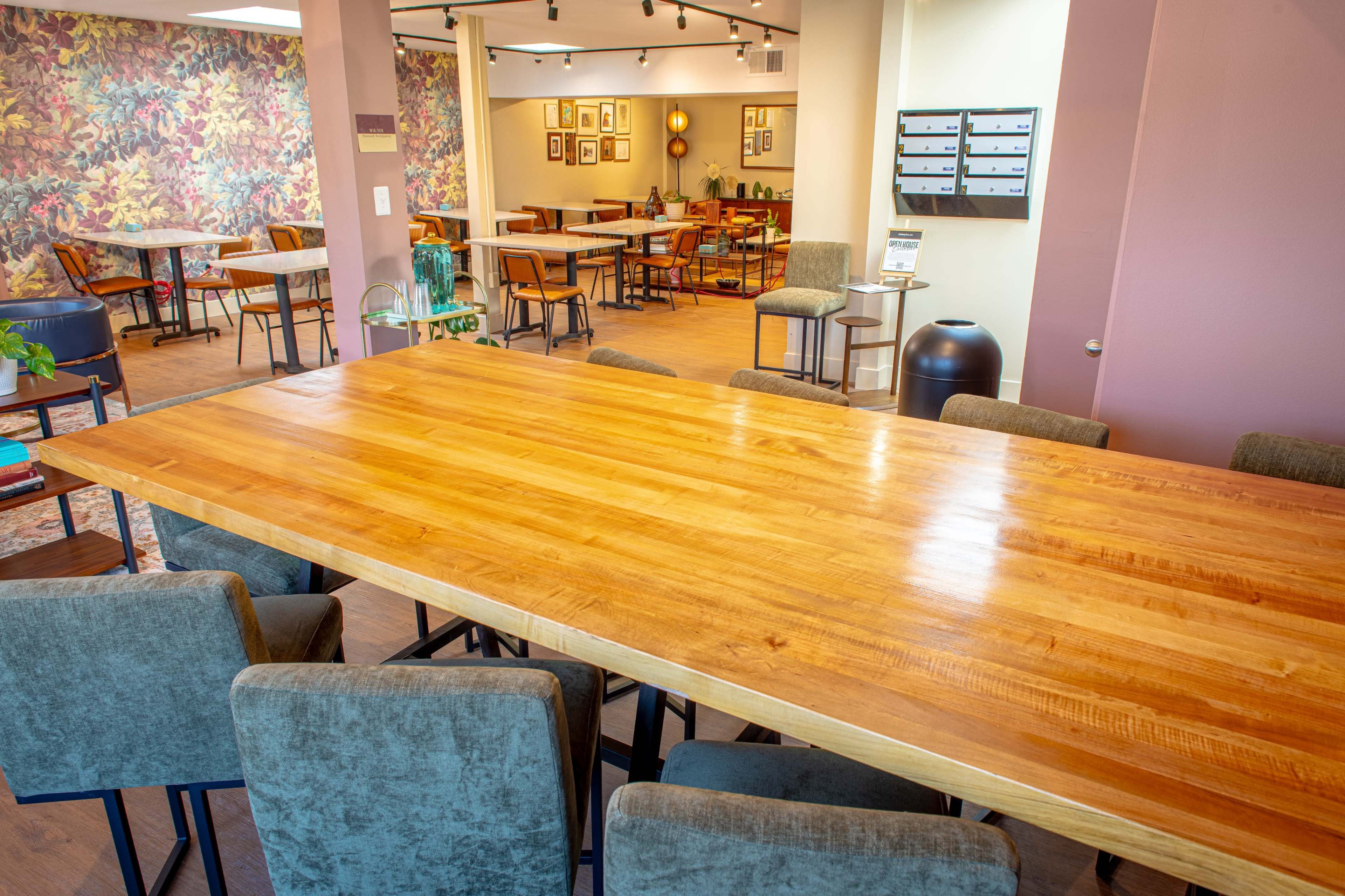 Goldfinch Social Del Ray | Beautifully Decorated Neighborhood Coworking ...