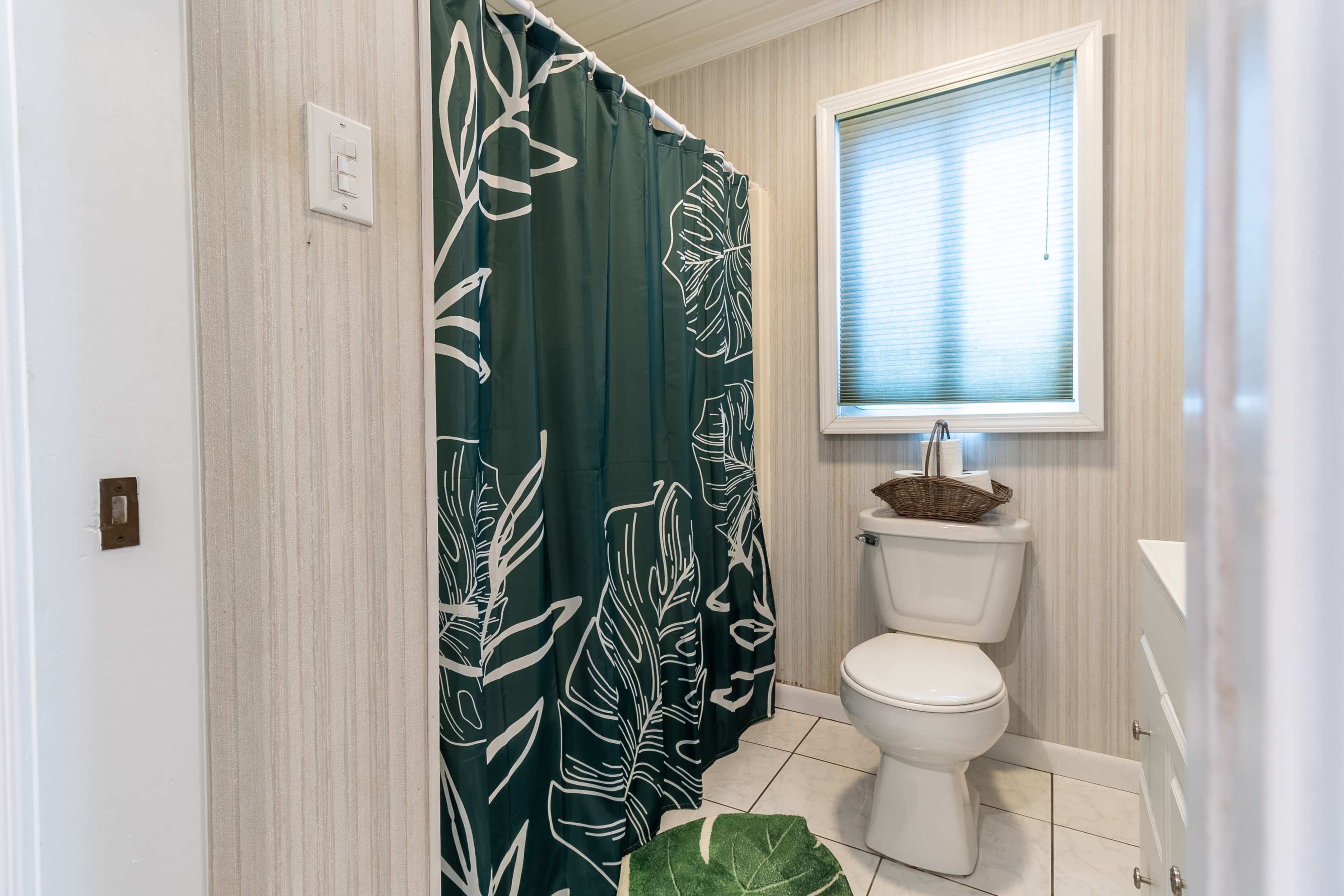 Houseboat on the Bayou In Louisiana Southern Cajun Experience with hot ...