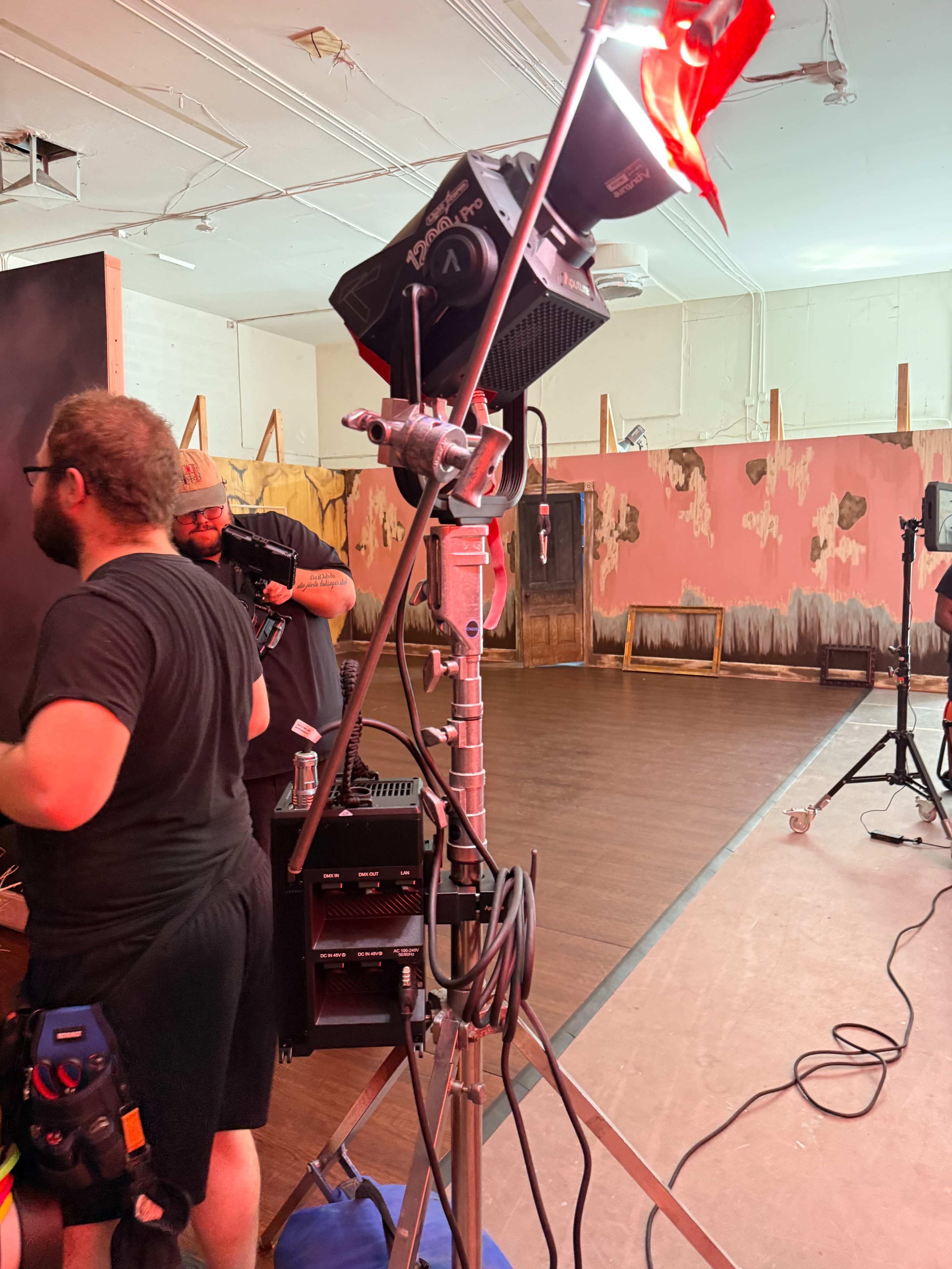 48 Labs | 3000 sqft Open Production Space in Glendale with Bay Door and ...