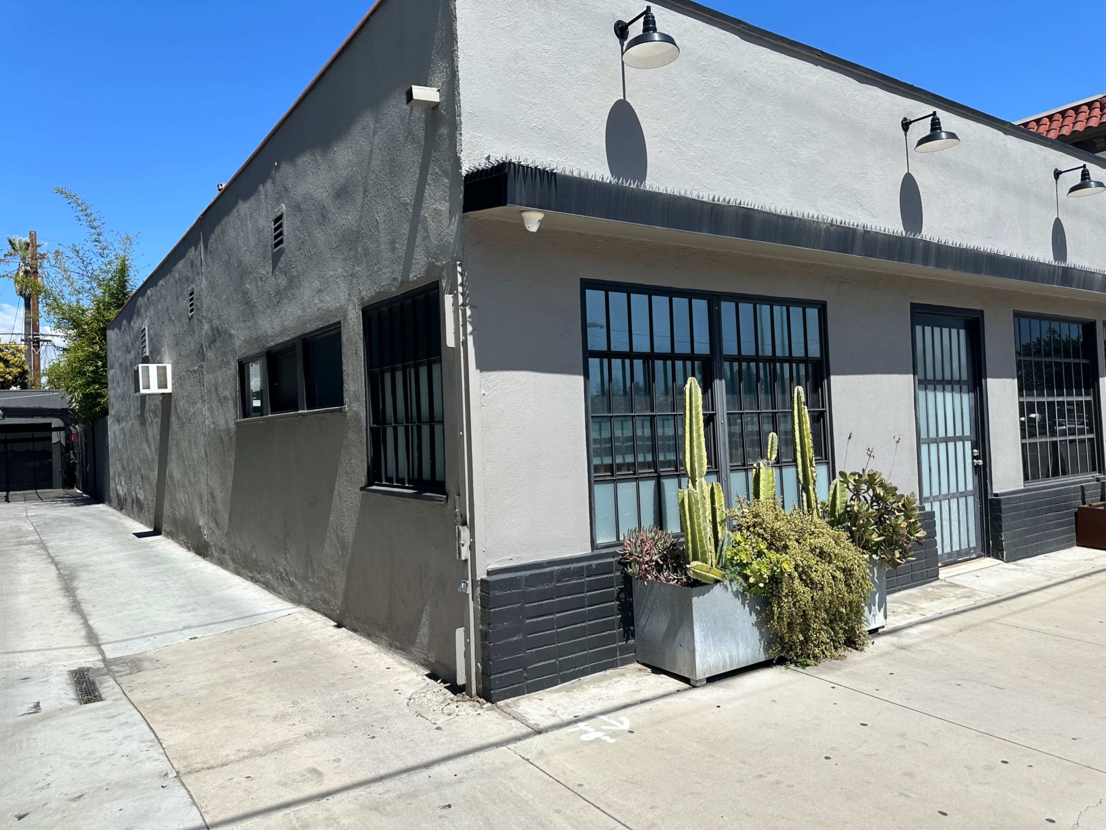 Urban modern creative space in west adams, Los angeles, CA | Production ...