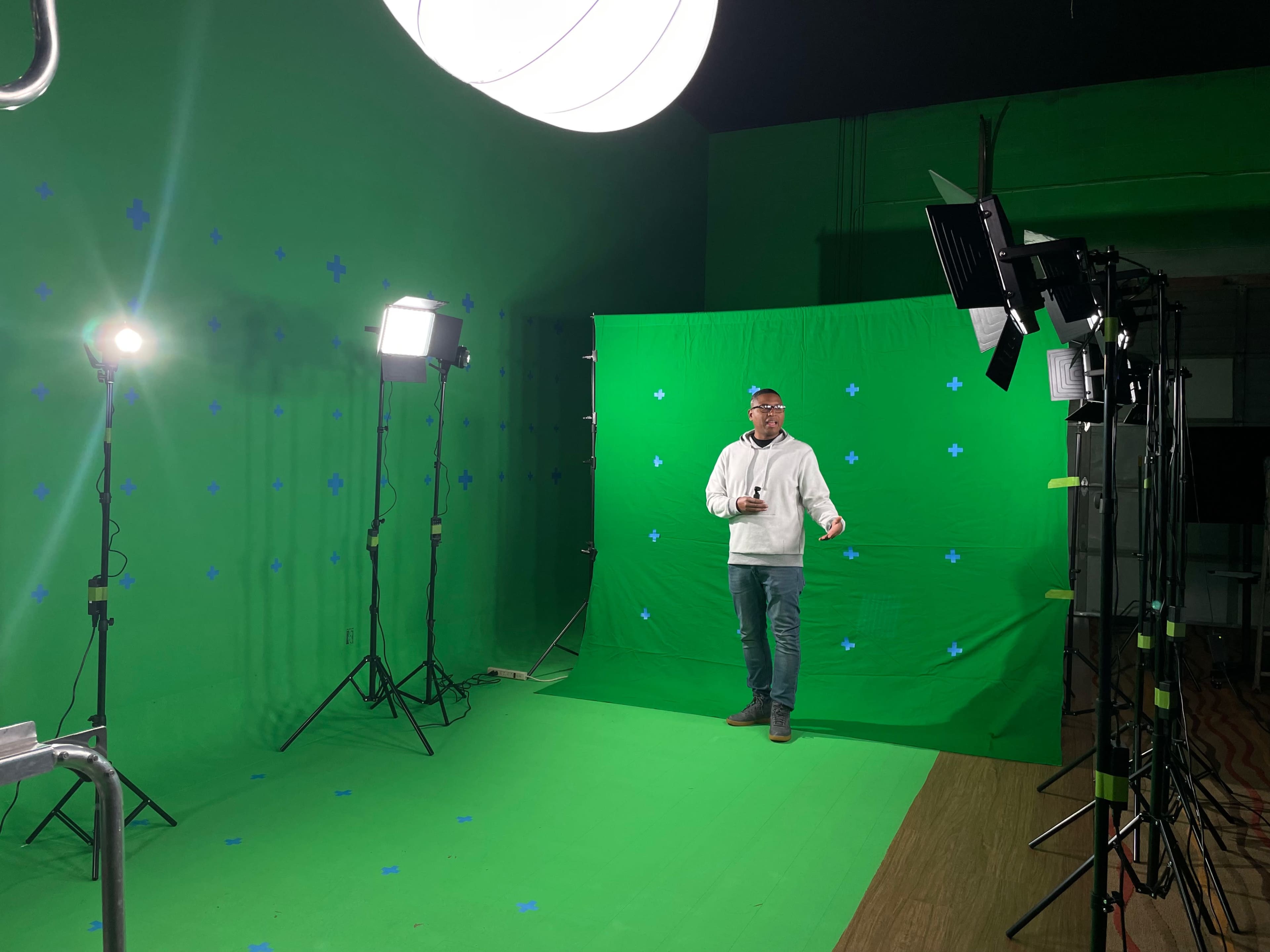Massive Green Screen/ White Cyclorama in Industrial area, Spokane, WA ...