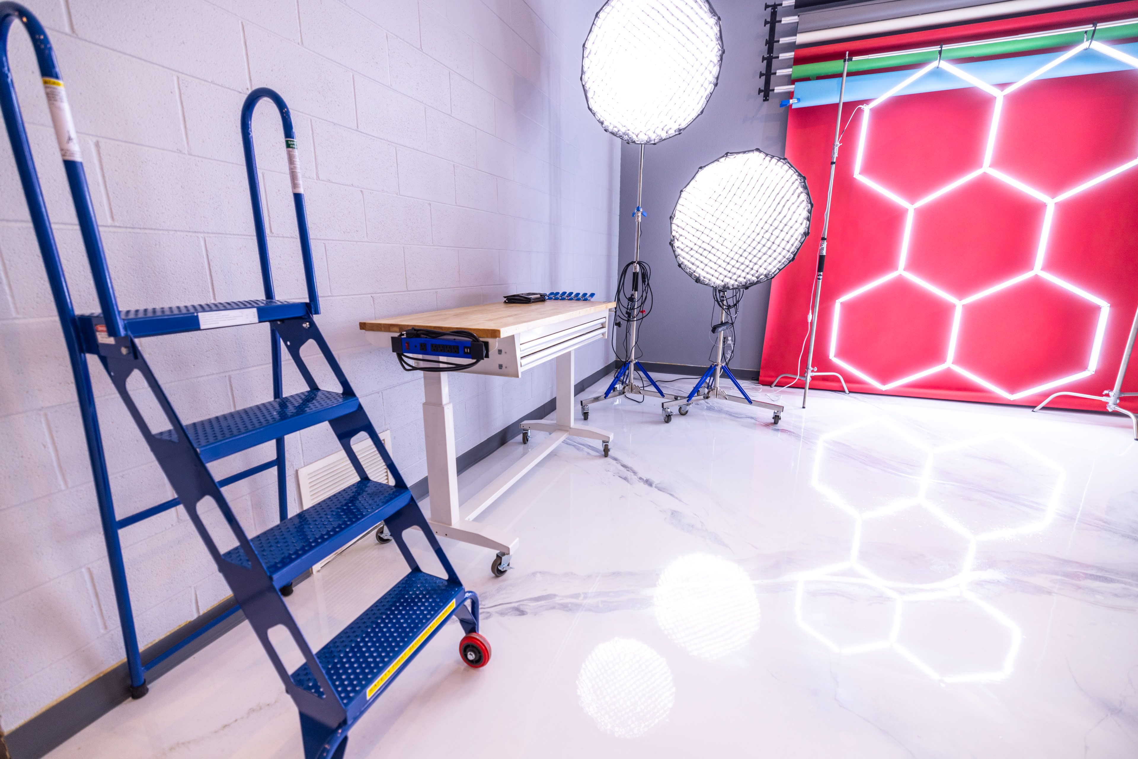 Creator Content Studio | Multi-Functional Photo & Video Studio with ...