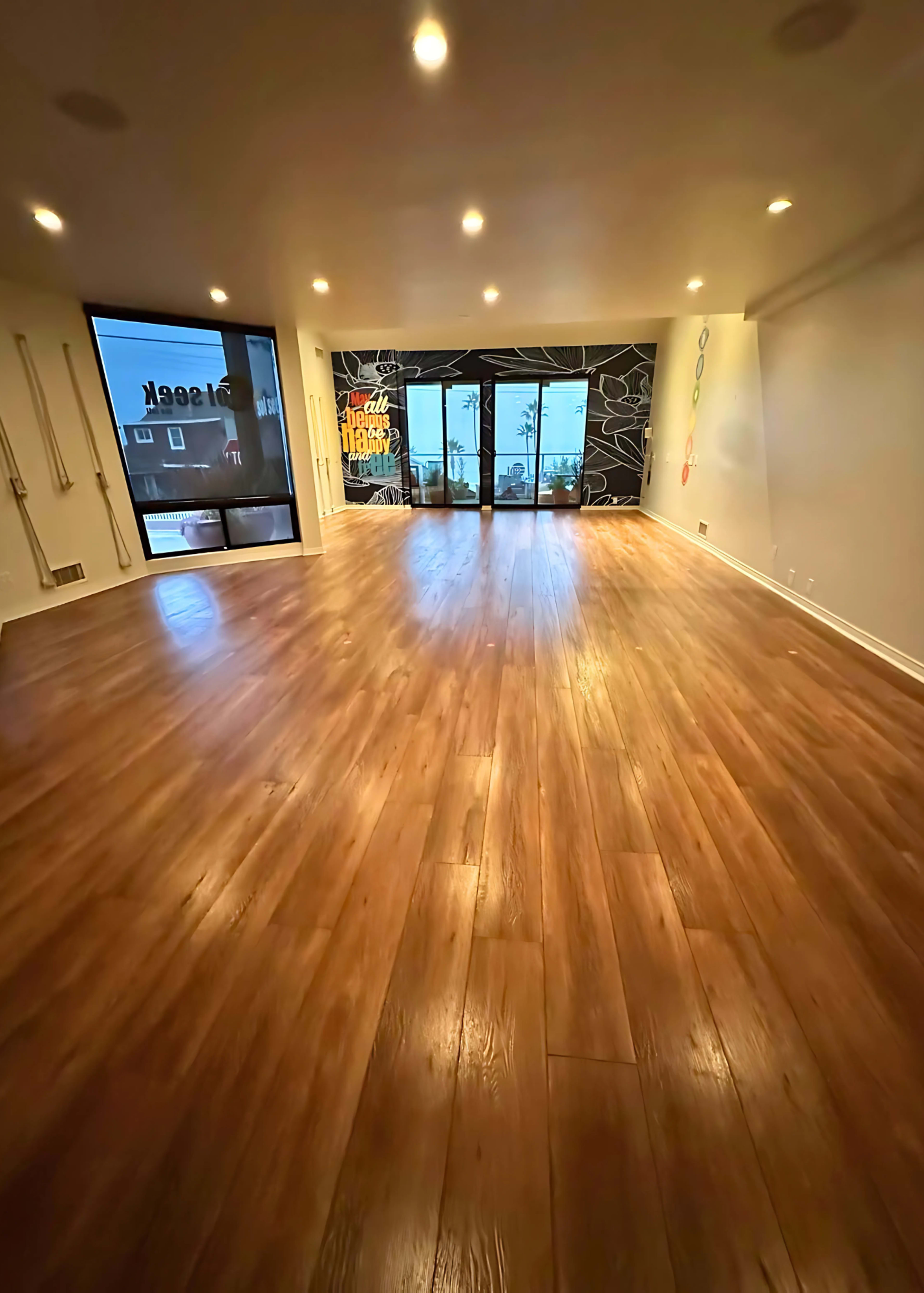 Breathtaking ocean front studio, Manhattan Beach, CA | Event | Peerspace