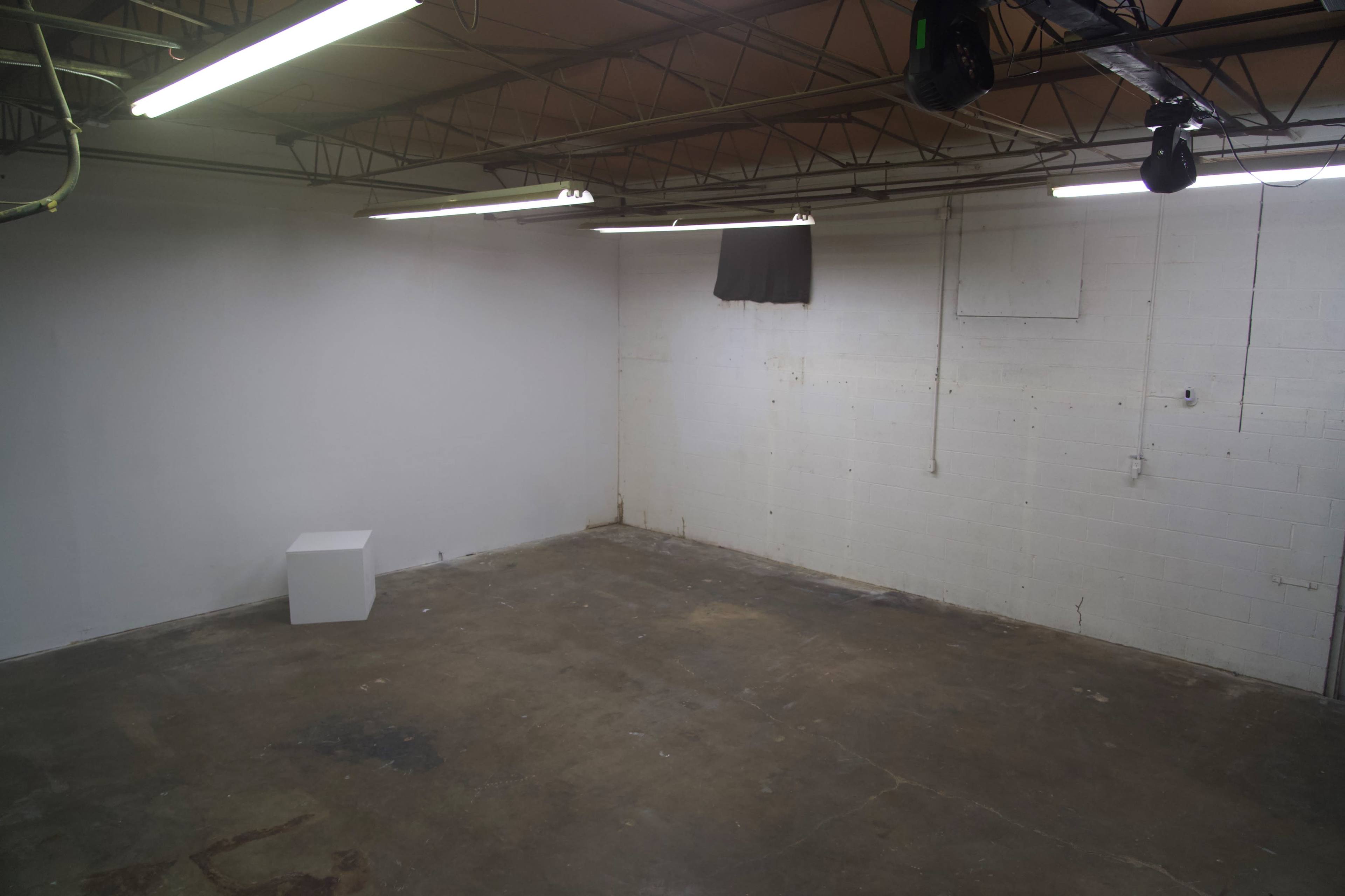 NEW Dallas Studio Warehouse (Projector, Lasers, Photo Studio, Video ...