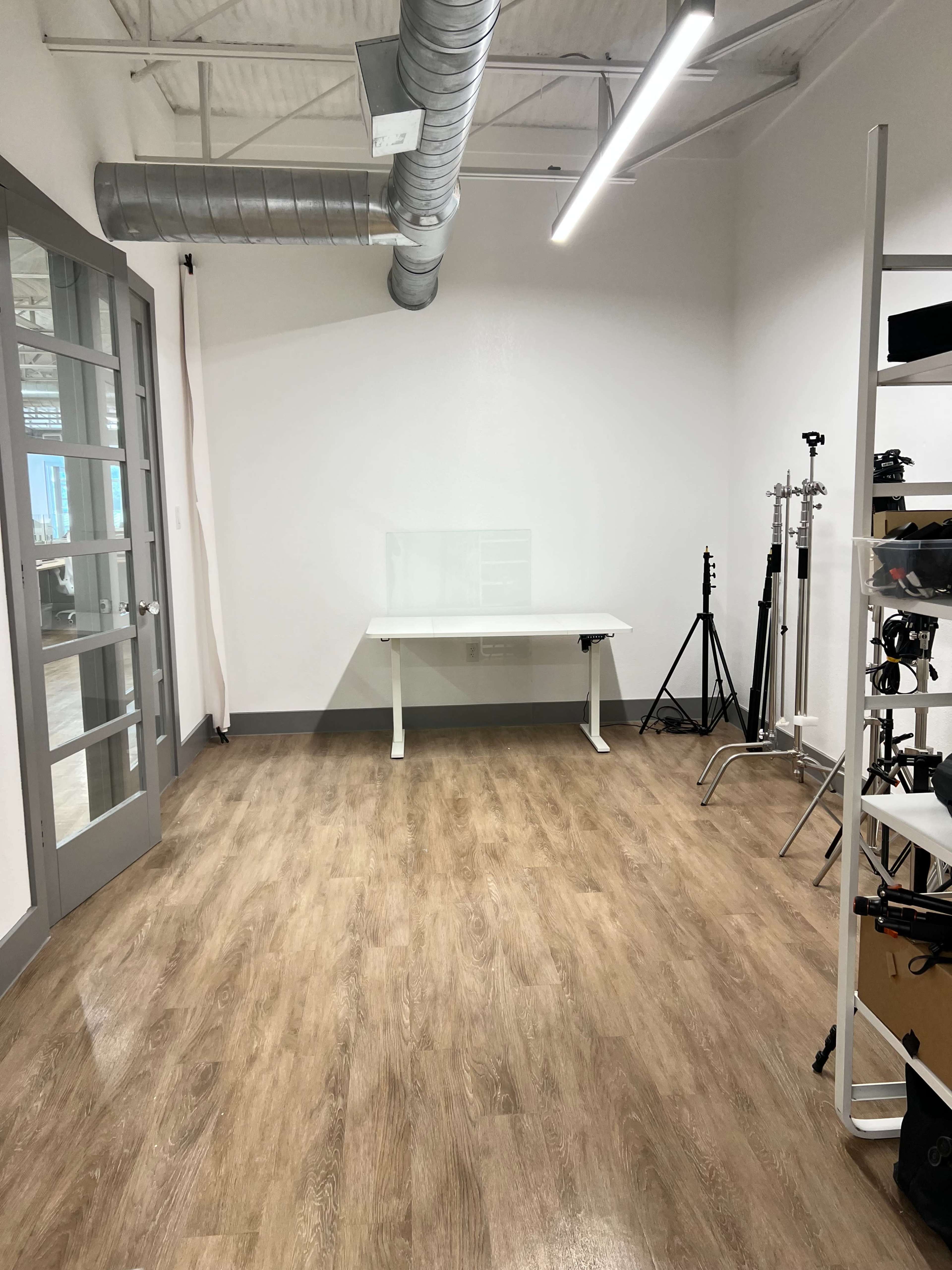 Photo Studio w/ Studio Lighting & Makeup Area Fort Worth Near Southside ...