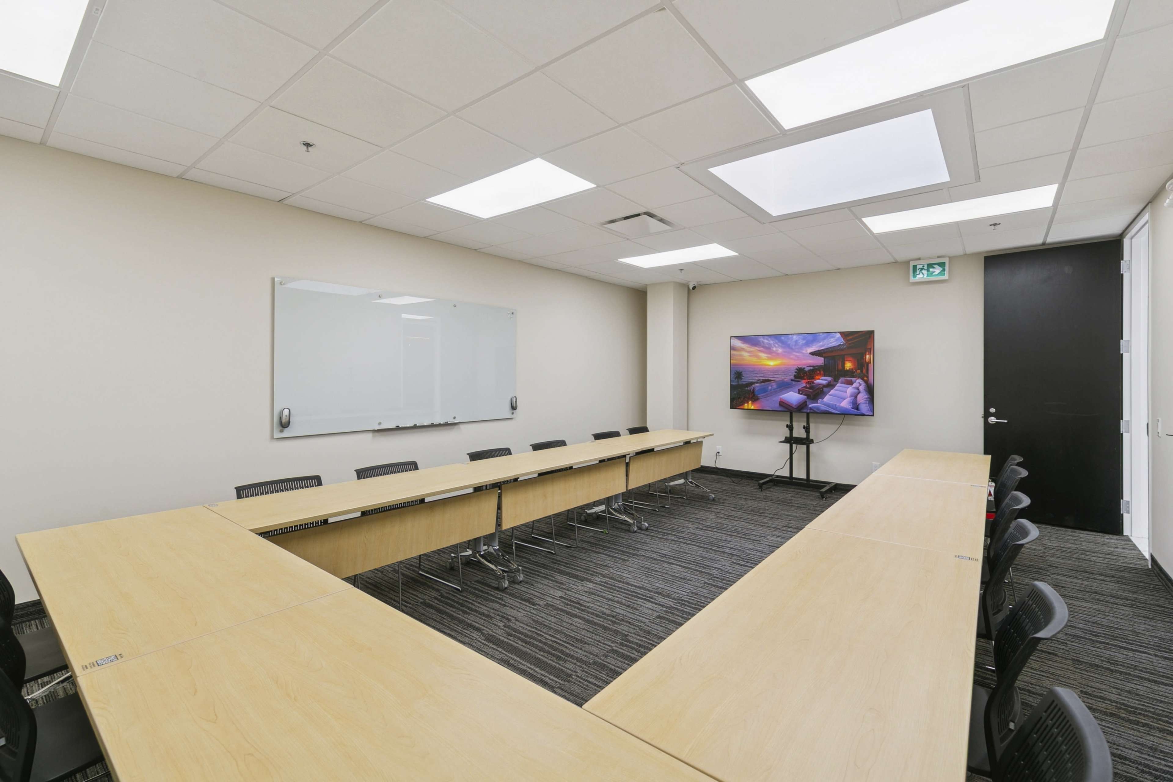 Prima Spaces | 20-Person Conference Room, Mississauga | Off-Site ...