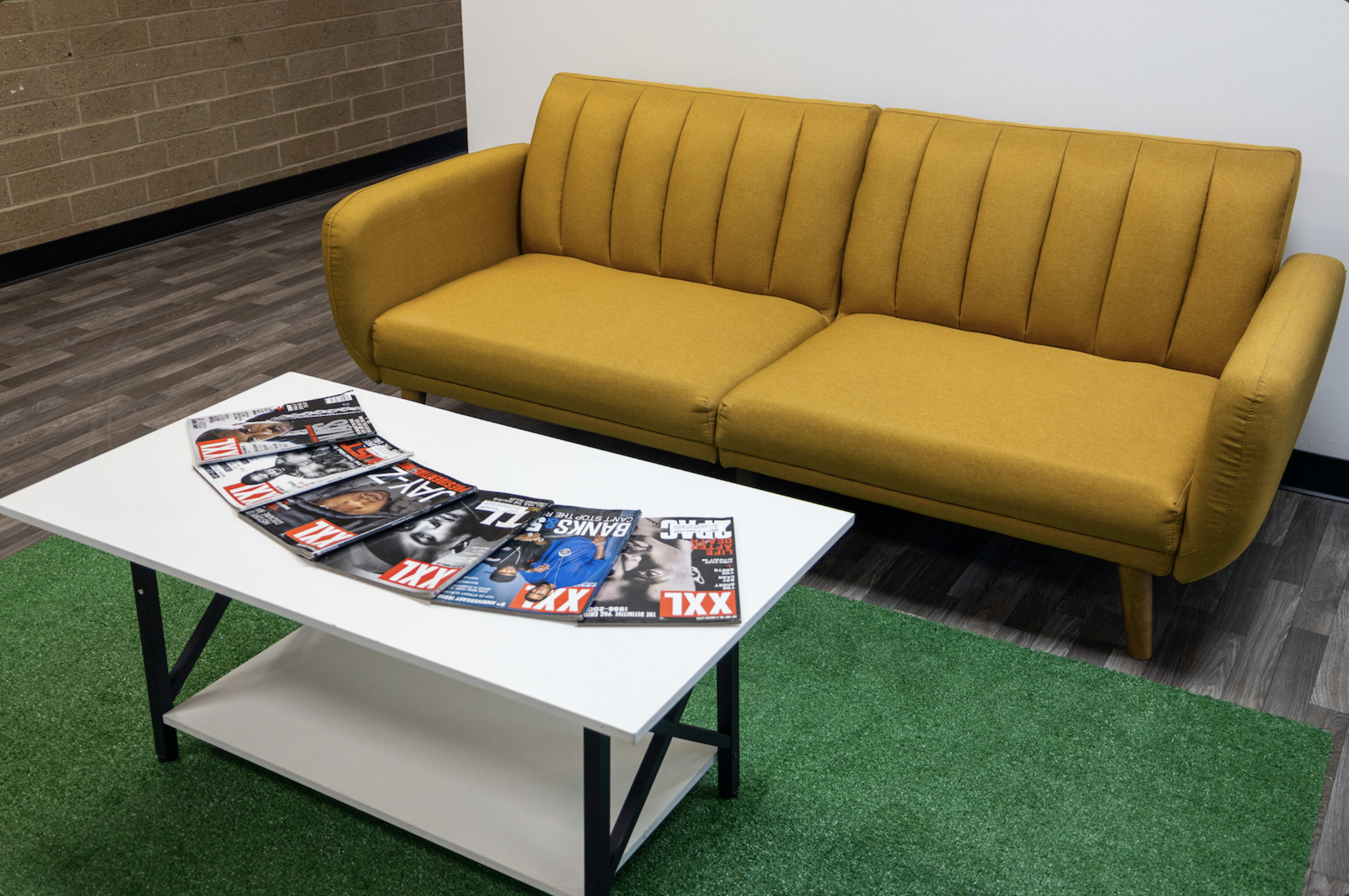 Modern Creative Studio on Cleveland Westside – Backdrops, Pro Lighting ...