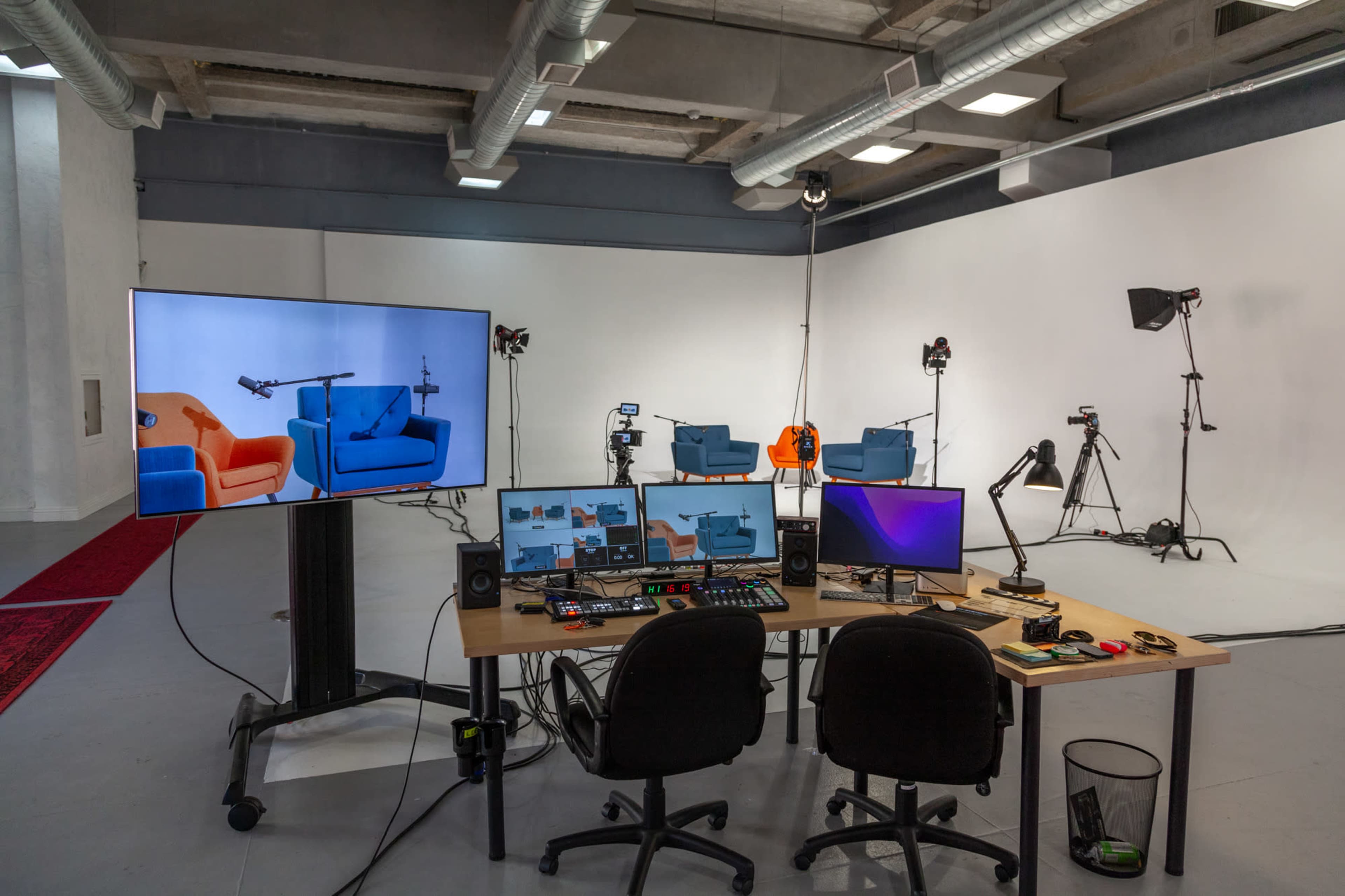 DTLA White Cyc Studio with Skyline View, Los Angeles, CA | Production ...