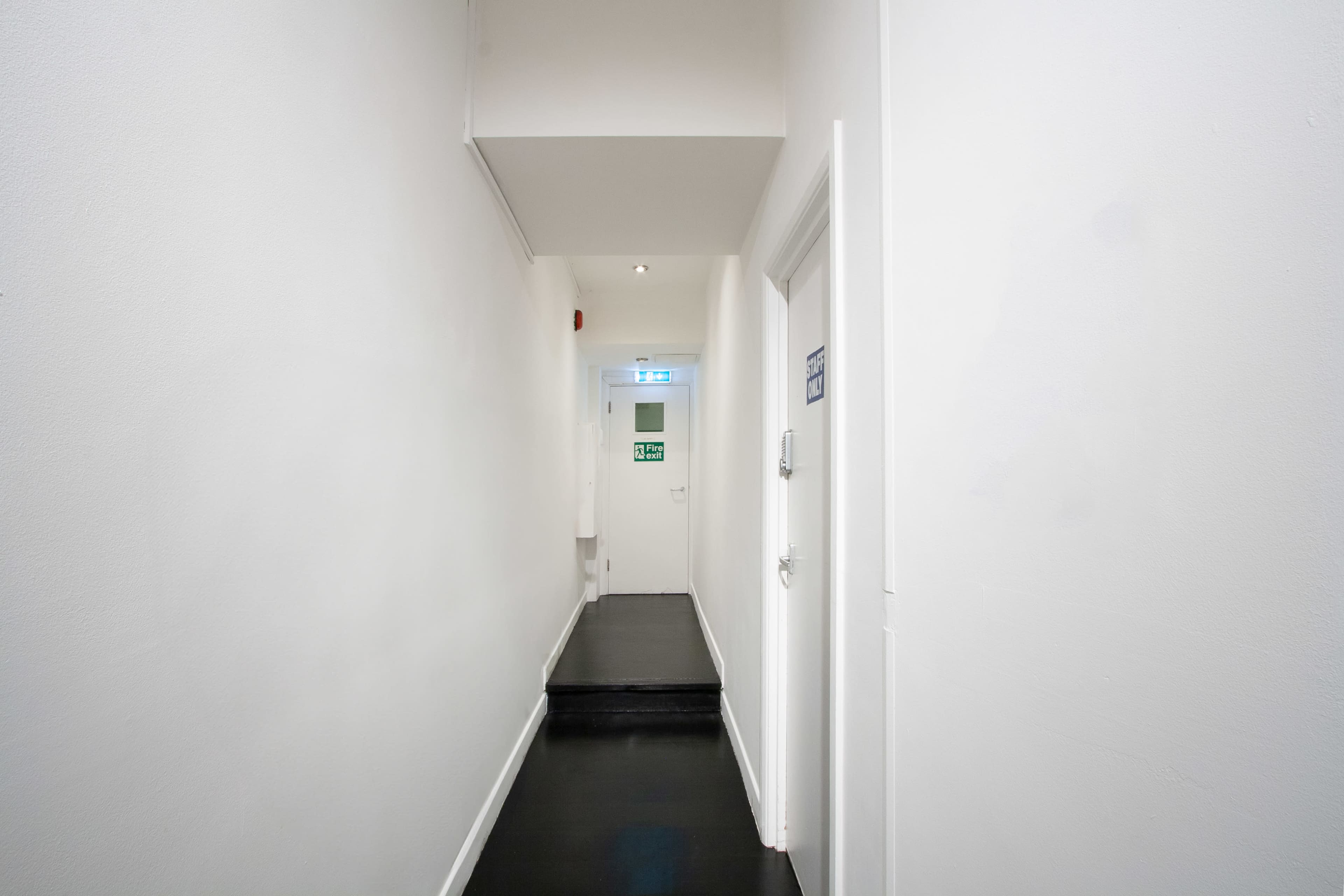 Corner Gallery Chalk Farm, London | Production | Peerspace