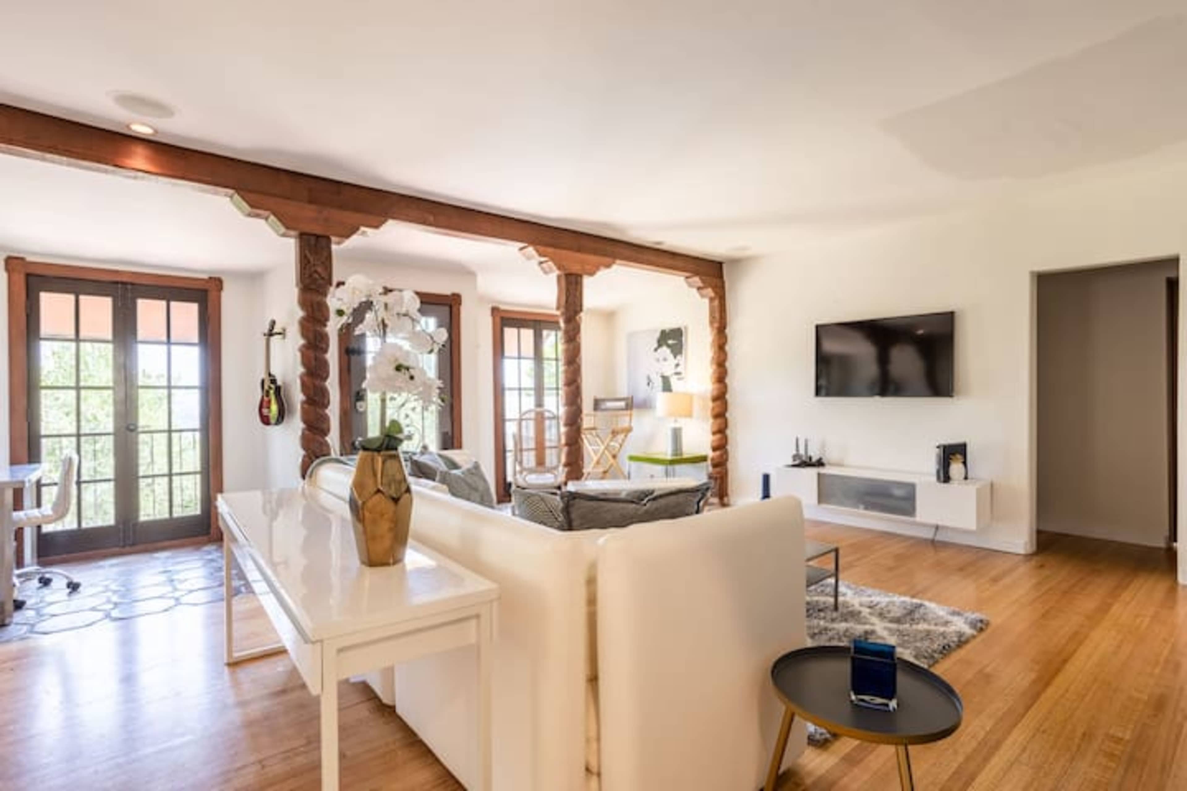 Kjngdom of Fredonia | Hollywood Hills home with authentic golden-age ...
