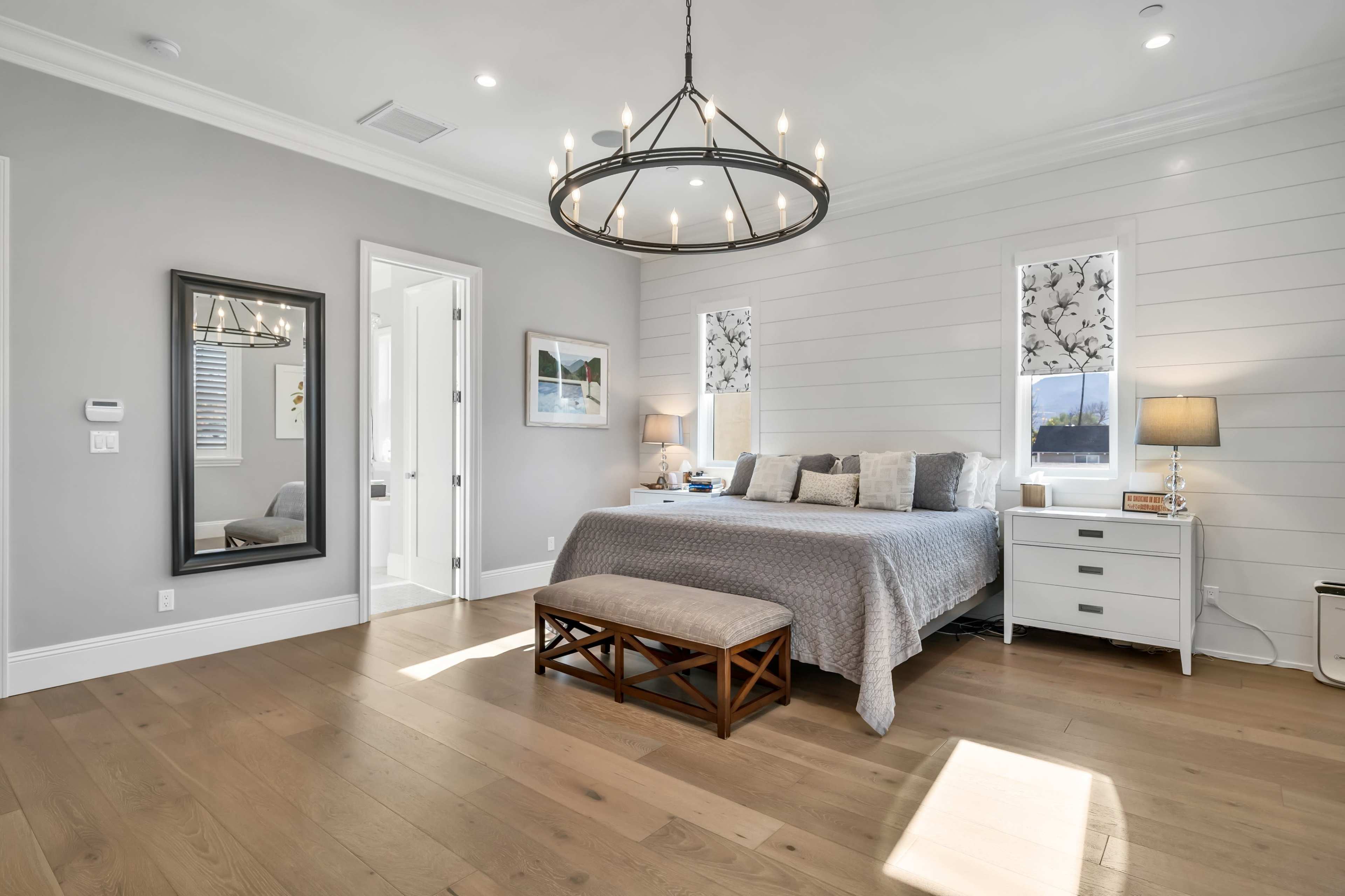 SPACIOUS MODERN FARMHOUSE: BURBANKS PRODUCTION GEM, Burbank, CA | Off ...