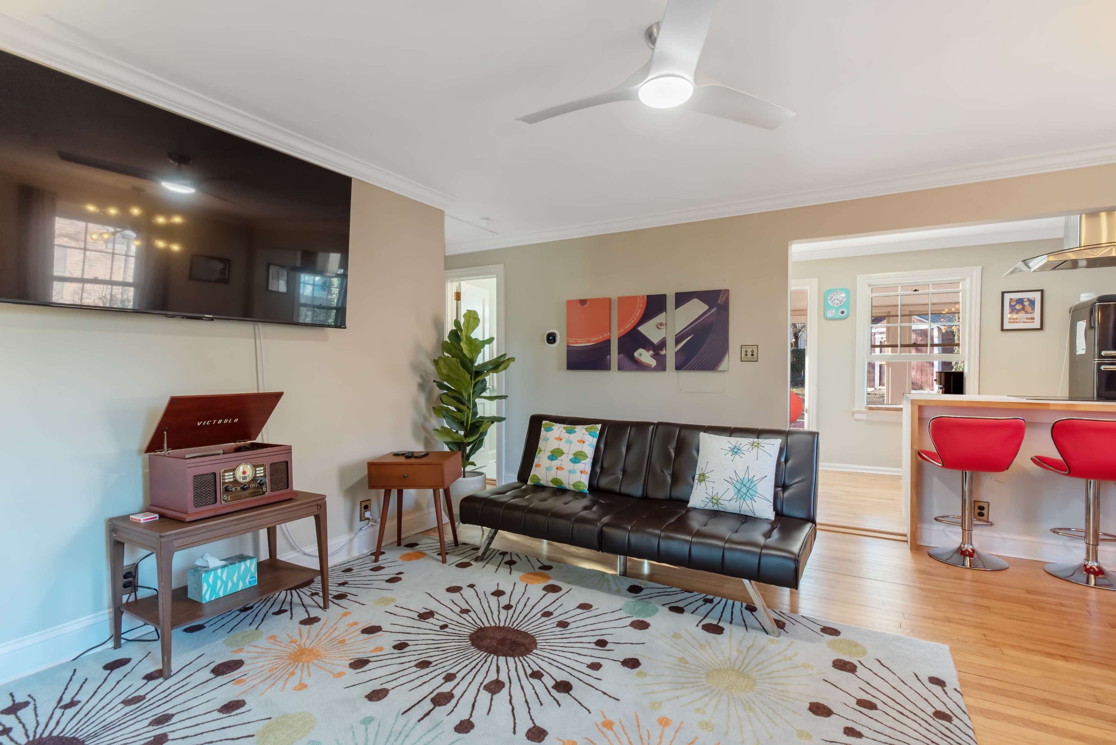 Restored 1950's Retro Themed Home, Raleigh, NC | Off-Site | Peerspace
