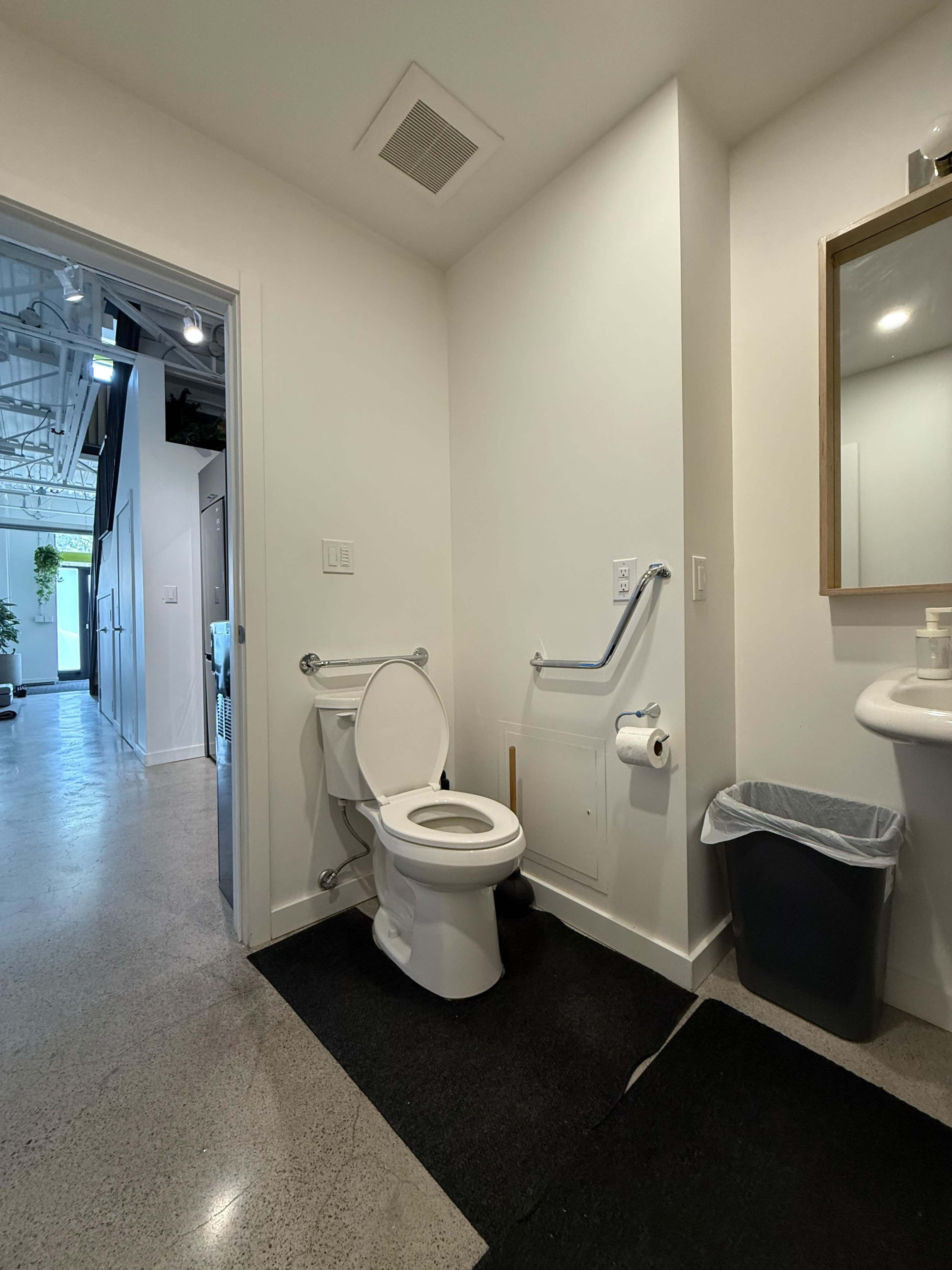 West End Railpath Photo and Video Studio, Toronto | Production | Peerspace