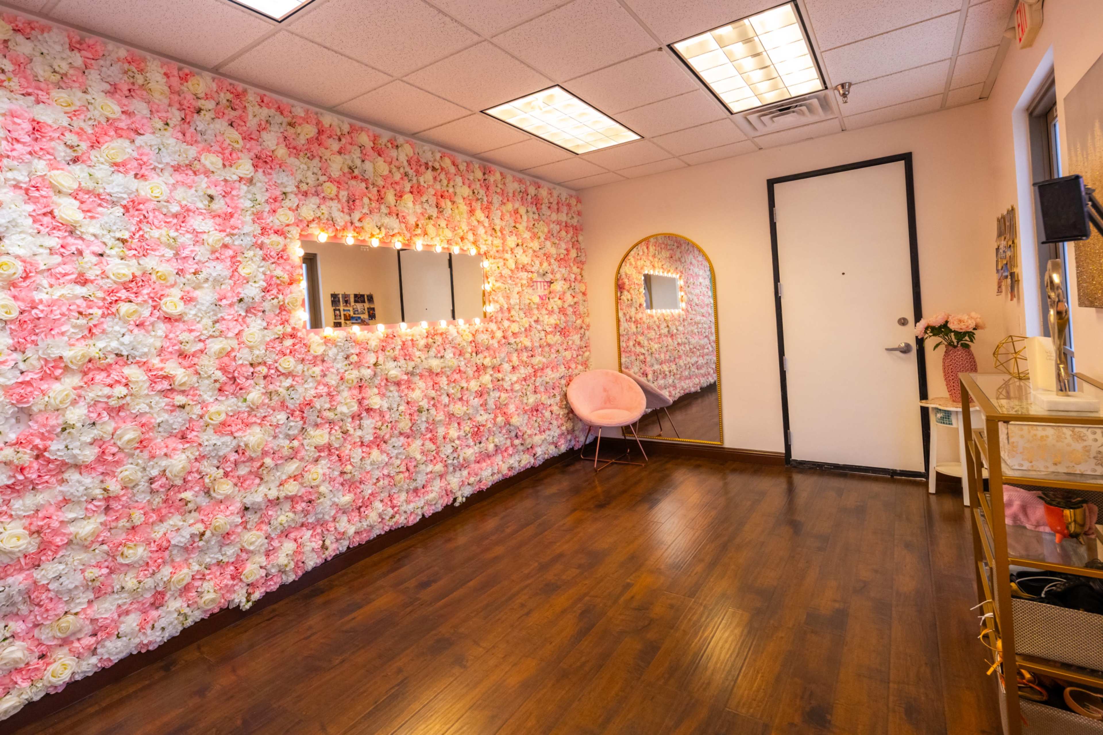 The Stage | Instagram Pink Flower Room for photo shoots, meetings ...