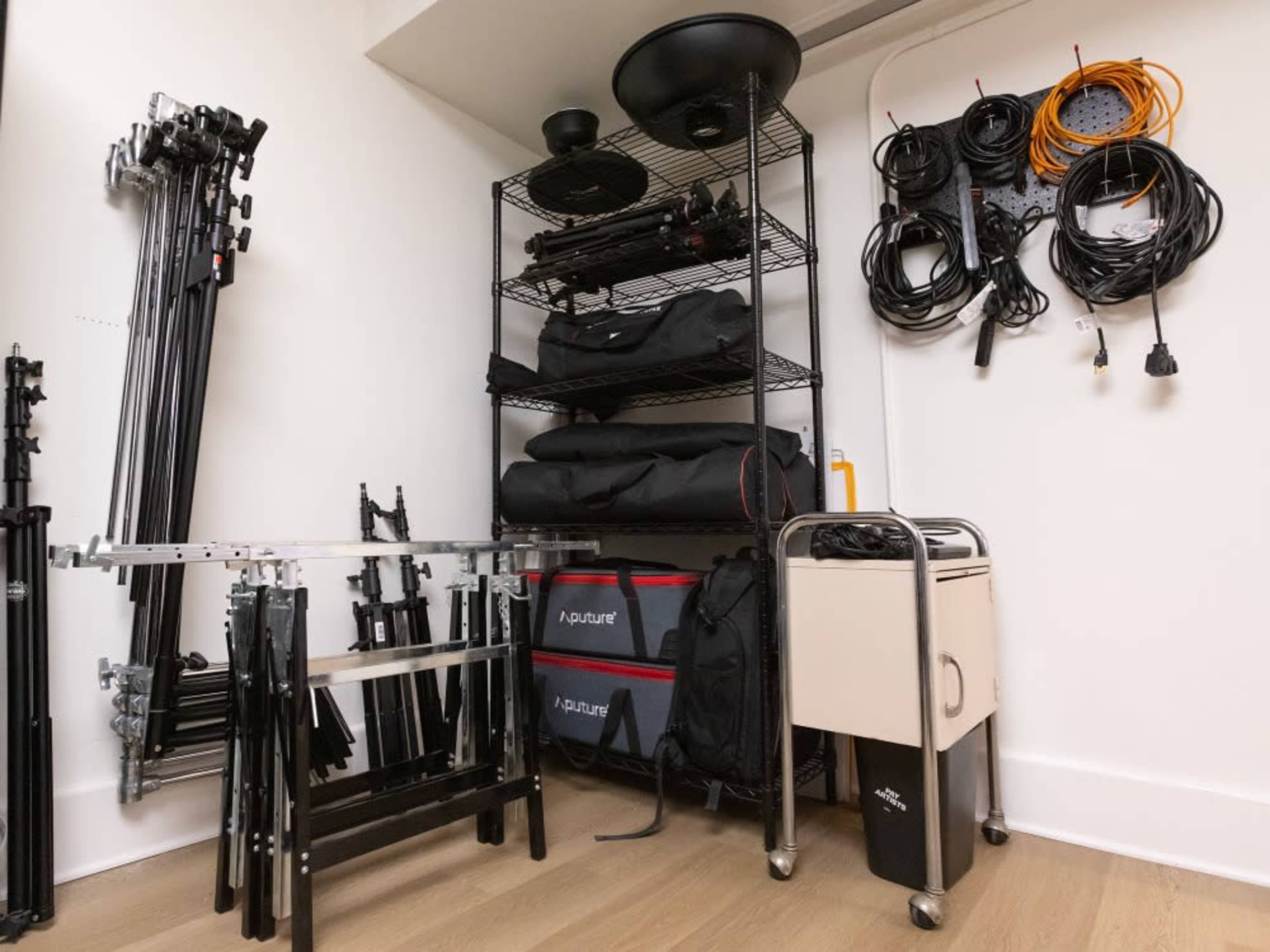 Paralo House | Production Studio with Lush Courtyard, Los Angeles, CA ...