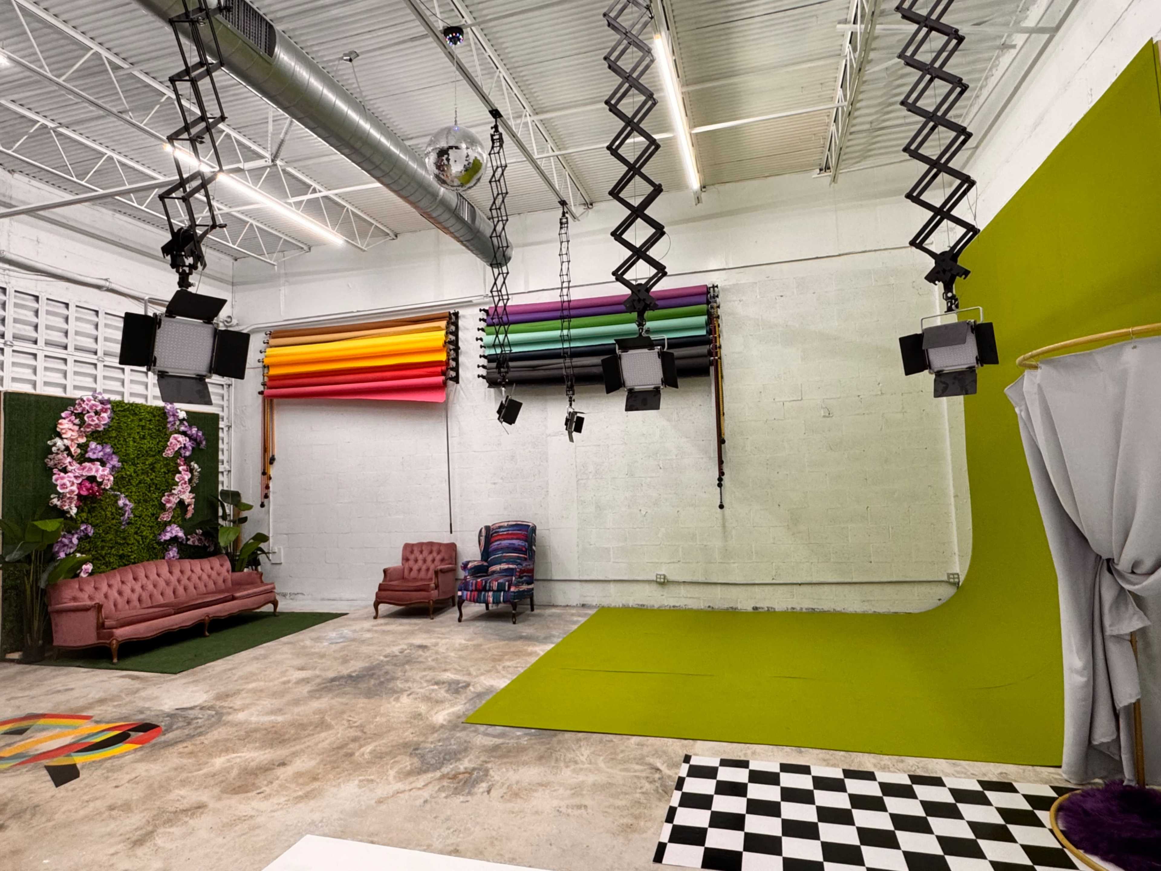 Cyan Miami Art Photo Studio, MIAMI, FL | Event | Peerspace