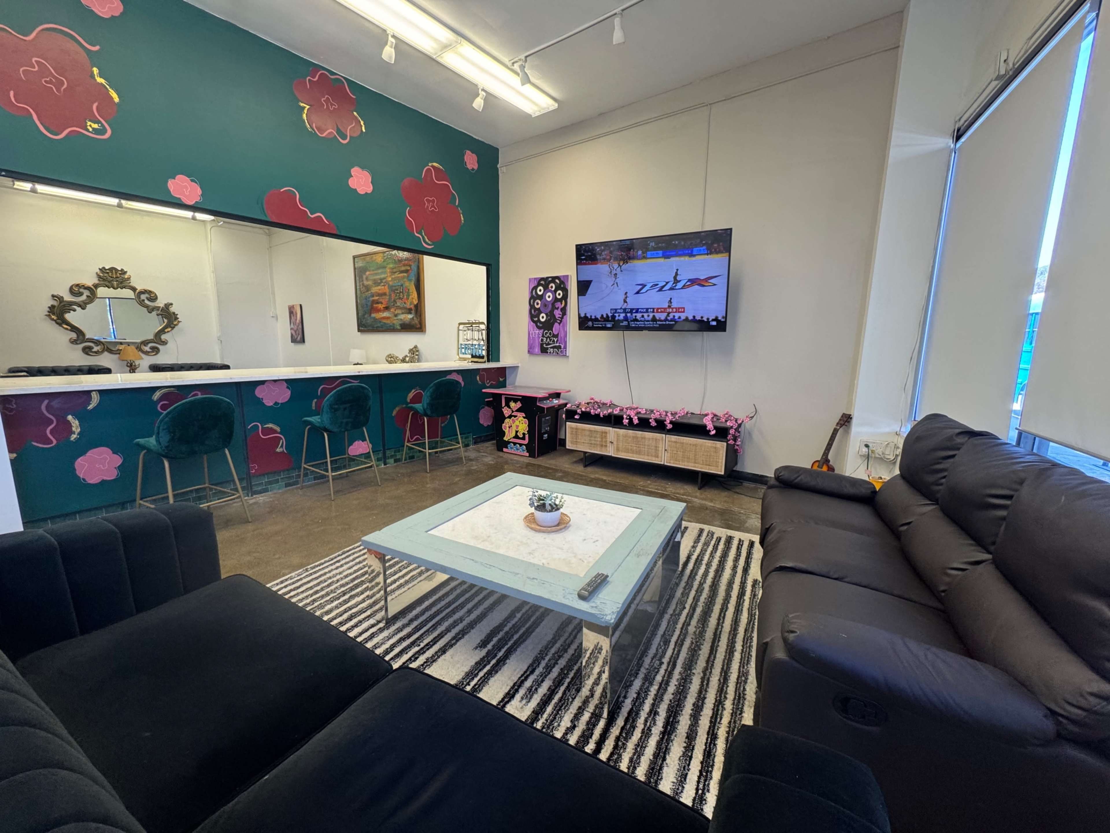 Downtown Santa Monica art studio blocks from the beach, Santa Monica ...