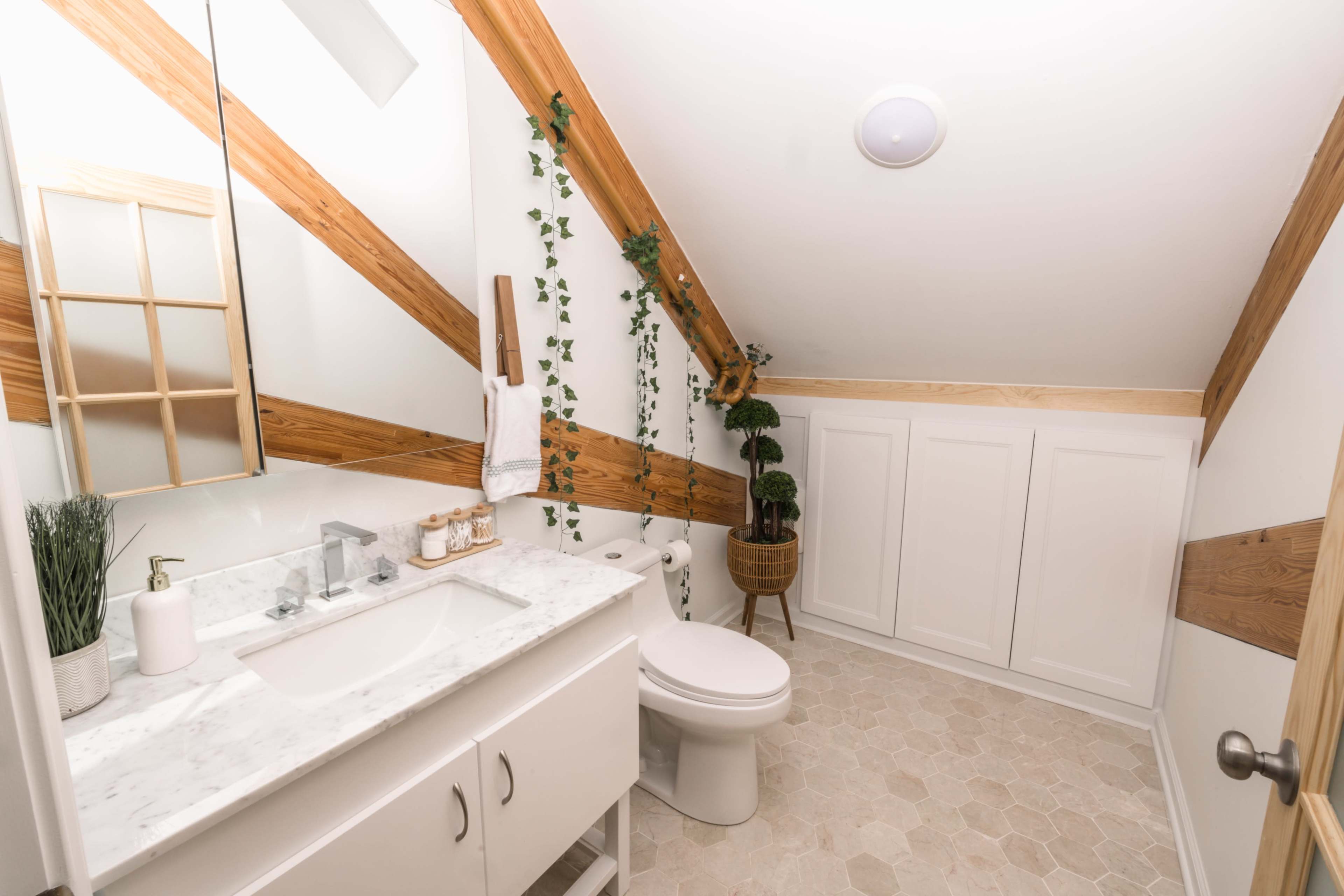 Zen penthouse with soaring ceilings, wood beams and natural light ...