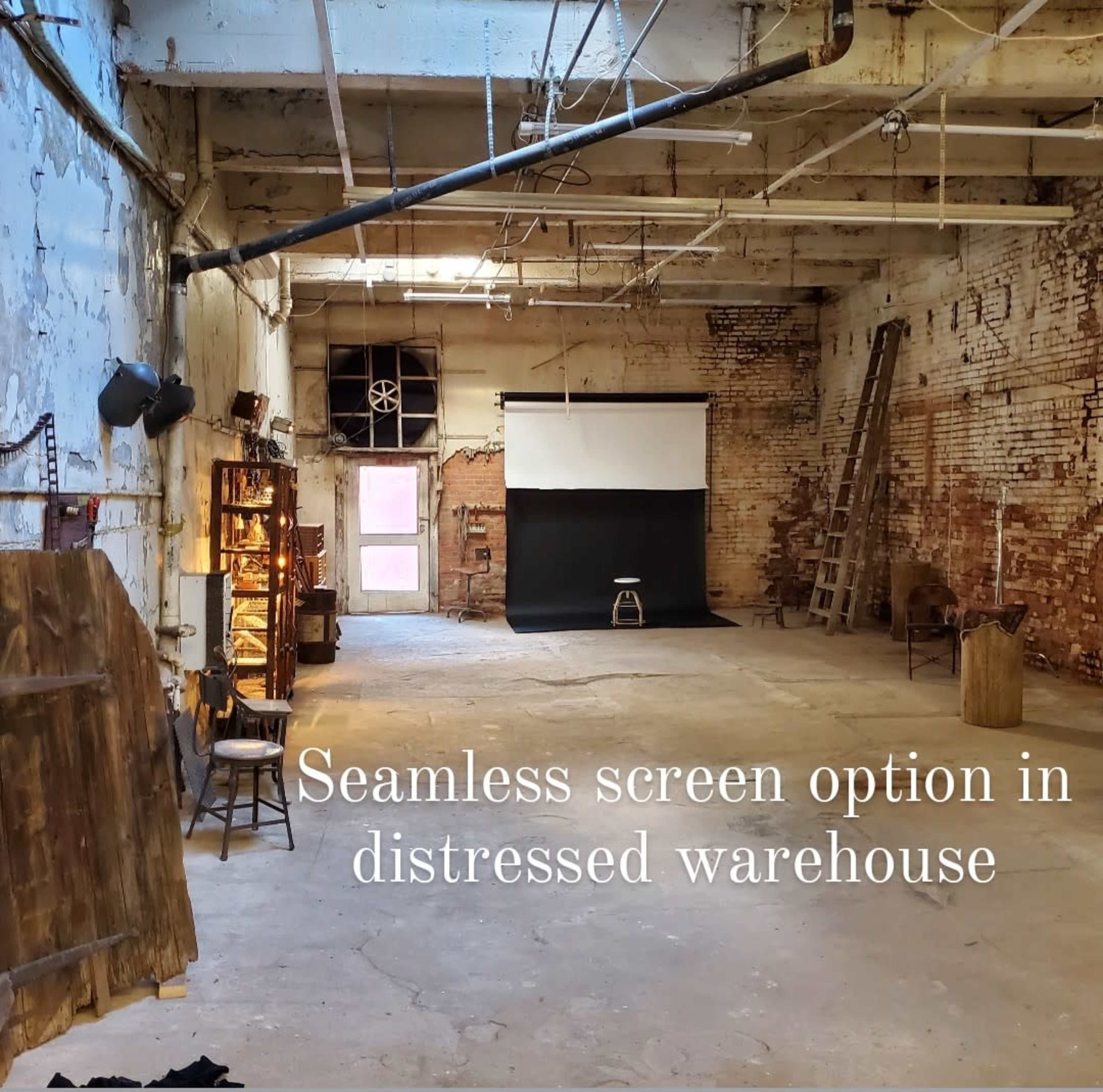 Seamless Screens in Industrial Building w/ Multiple Settings, Brooklyn ...