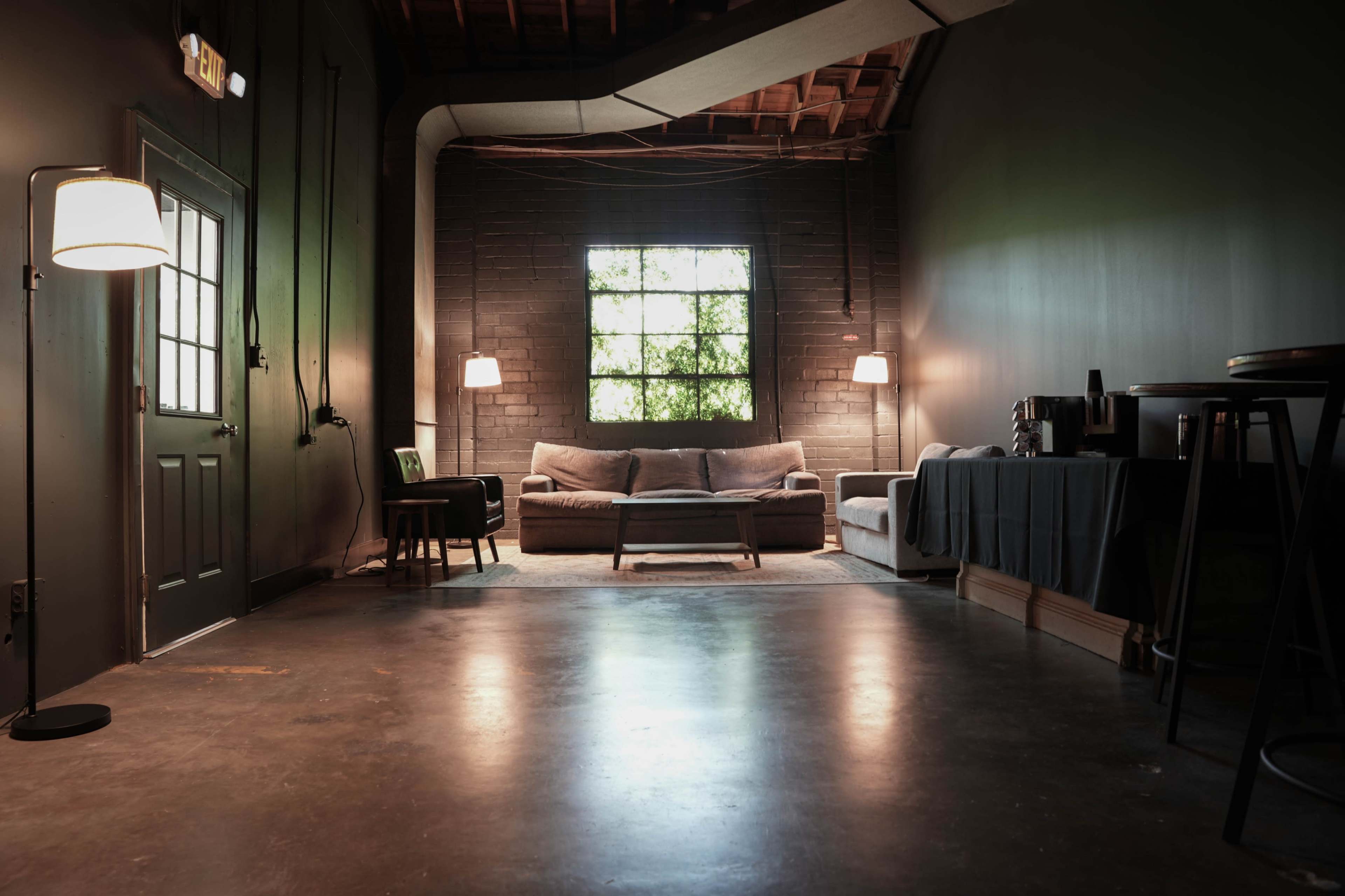 Off South Studios | Creative Studio w CYC Wall, Backdrops, Podcast in ...