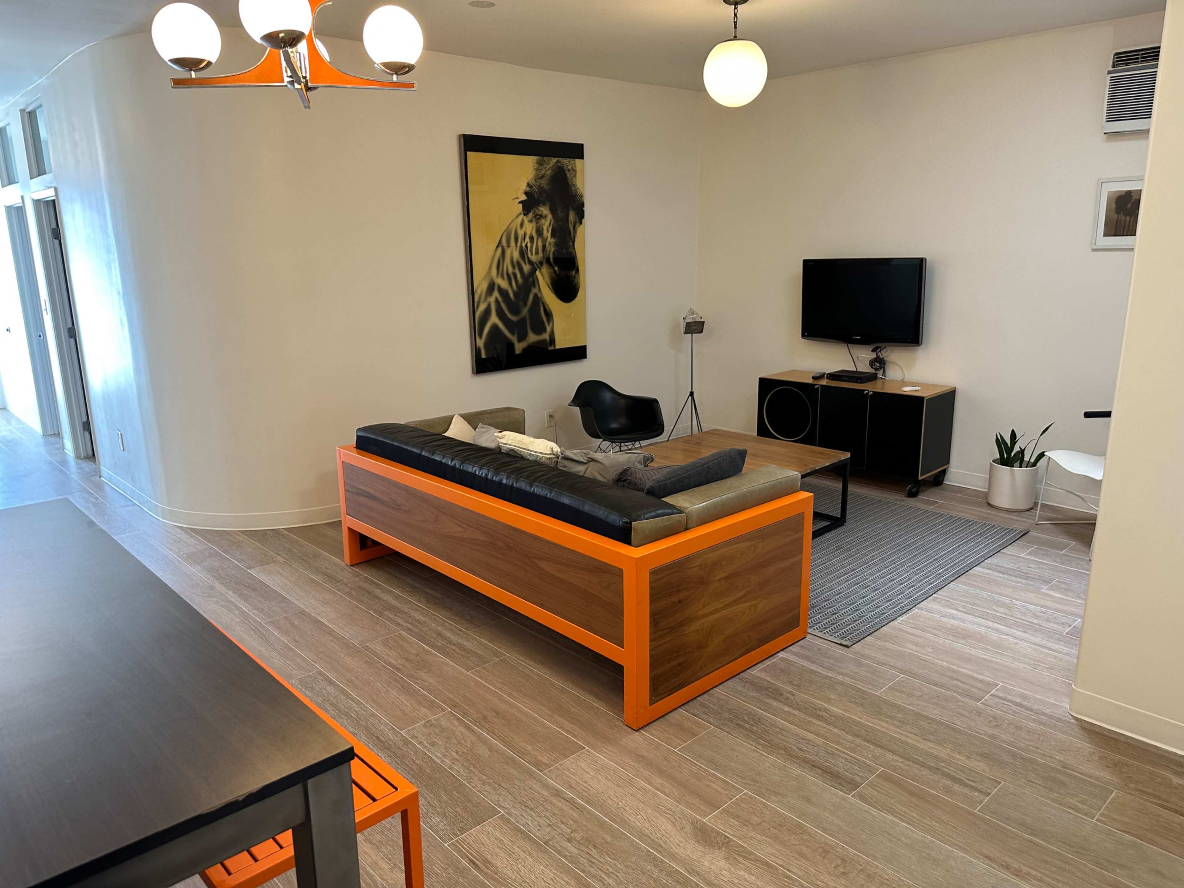 Urban modern creative space in west adams, Los angeles, CA | Production ...