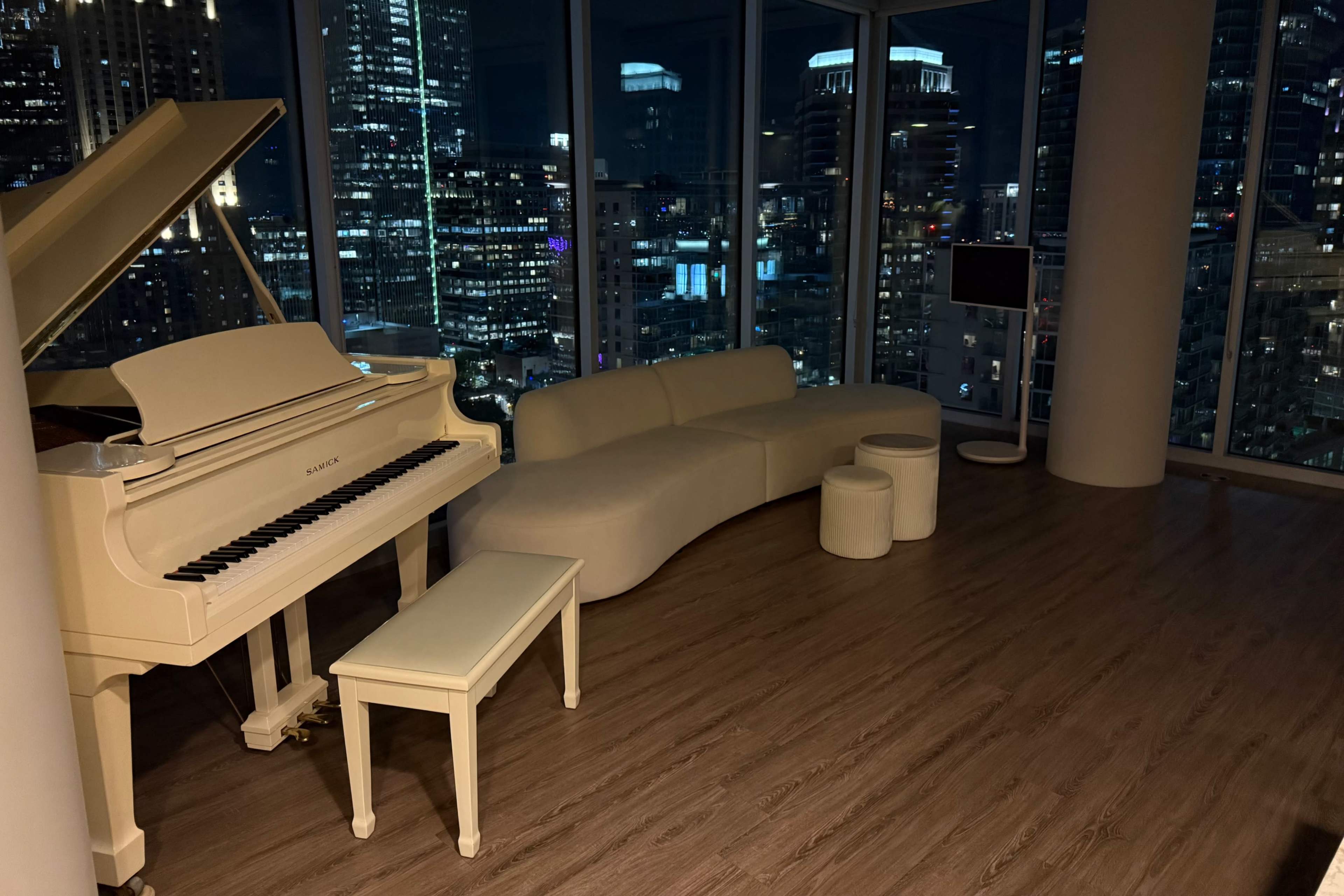 Gish Studios | Modern Atlanta Penthouse with Unmatched Skyline Views ...