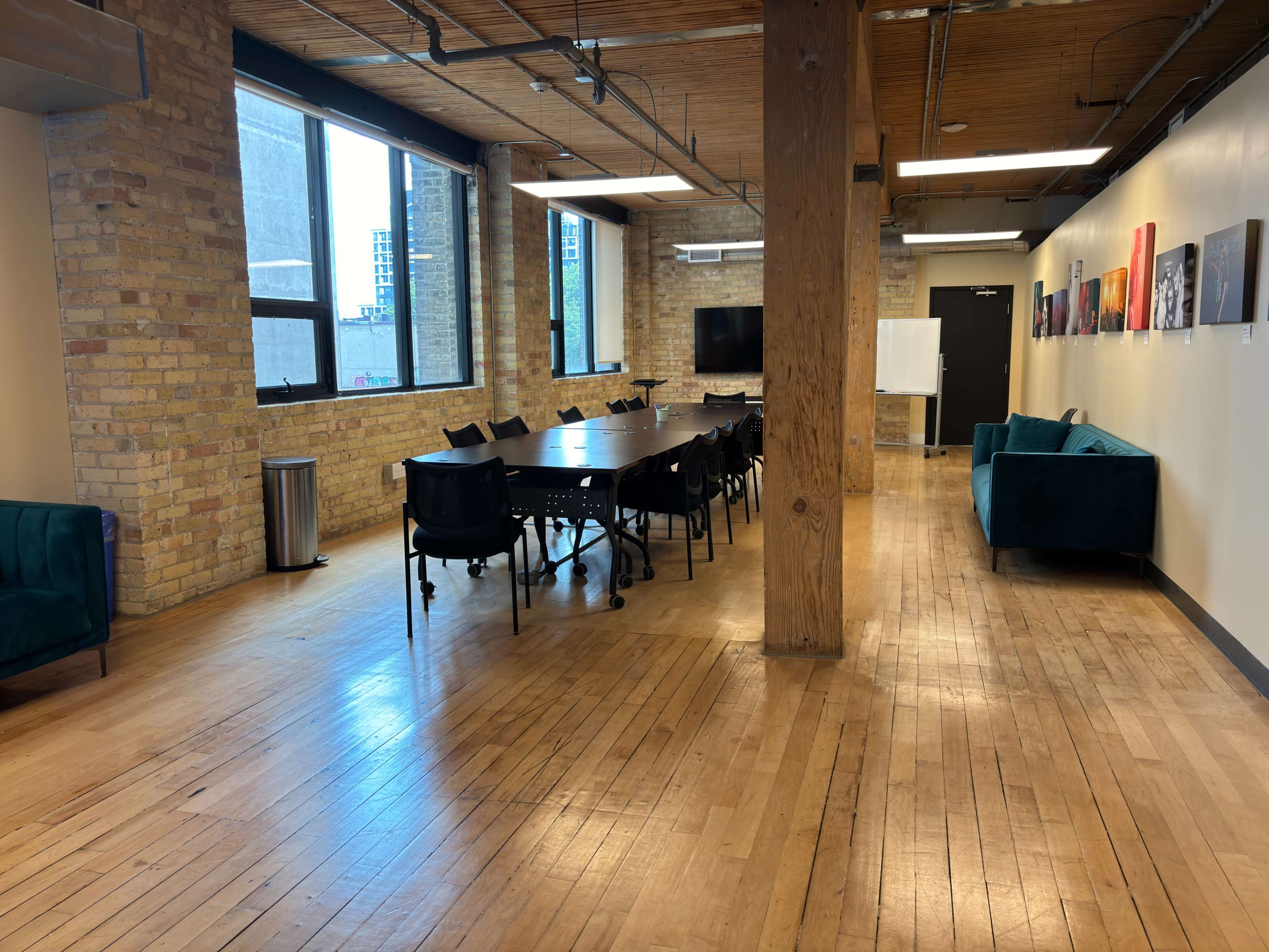 Studio 200 - Programs Room | Modern Meeting & Workshop Space in Toronto ...