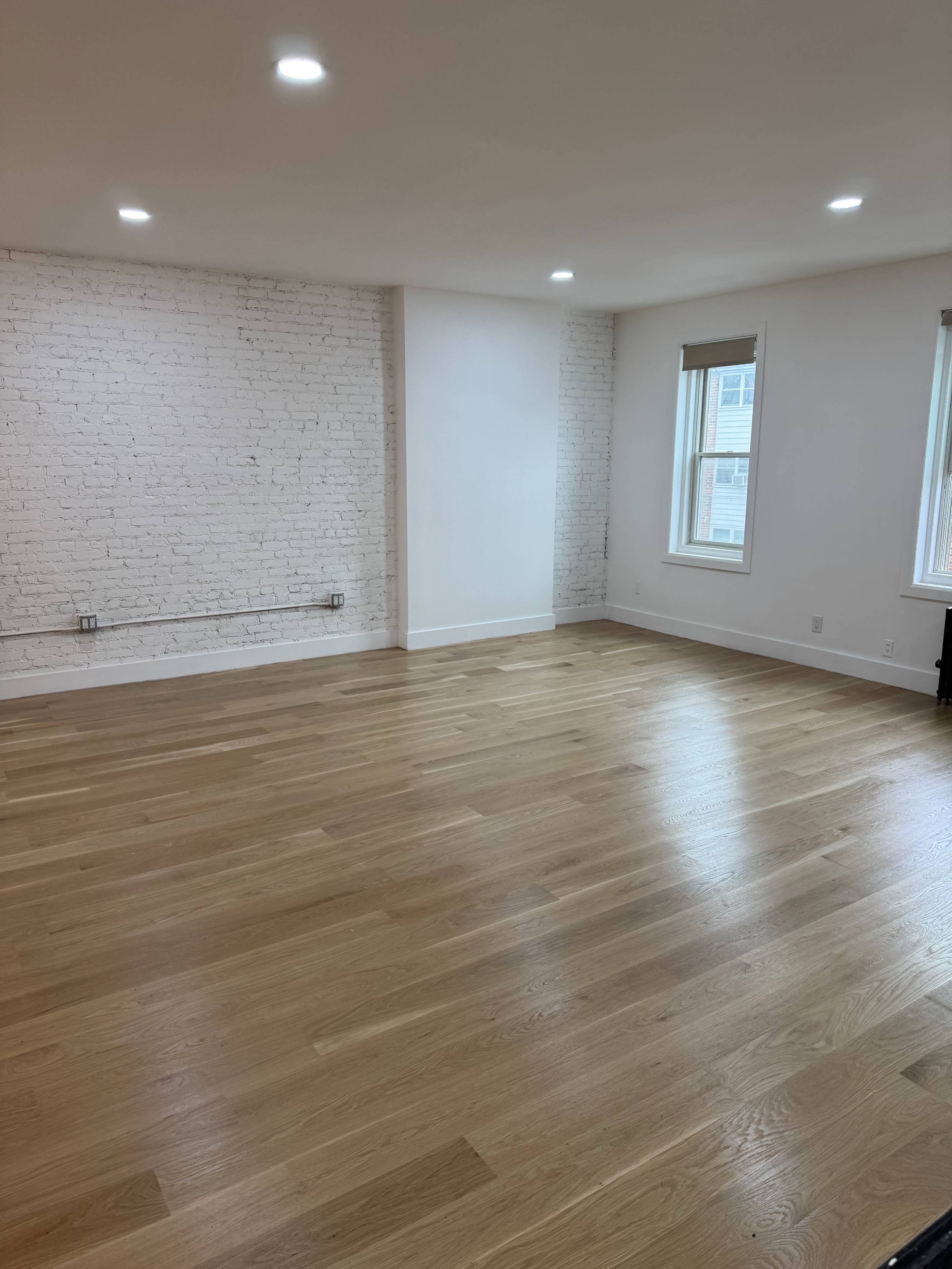 Light-filled bushwick loft with full kitchen and bathroom, Brooklyn, NY ...