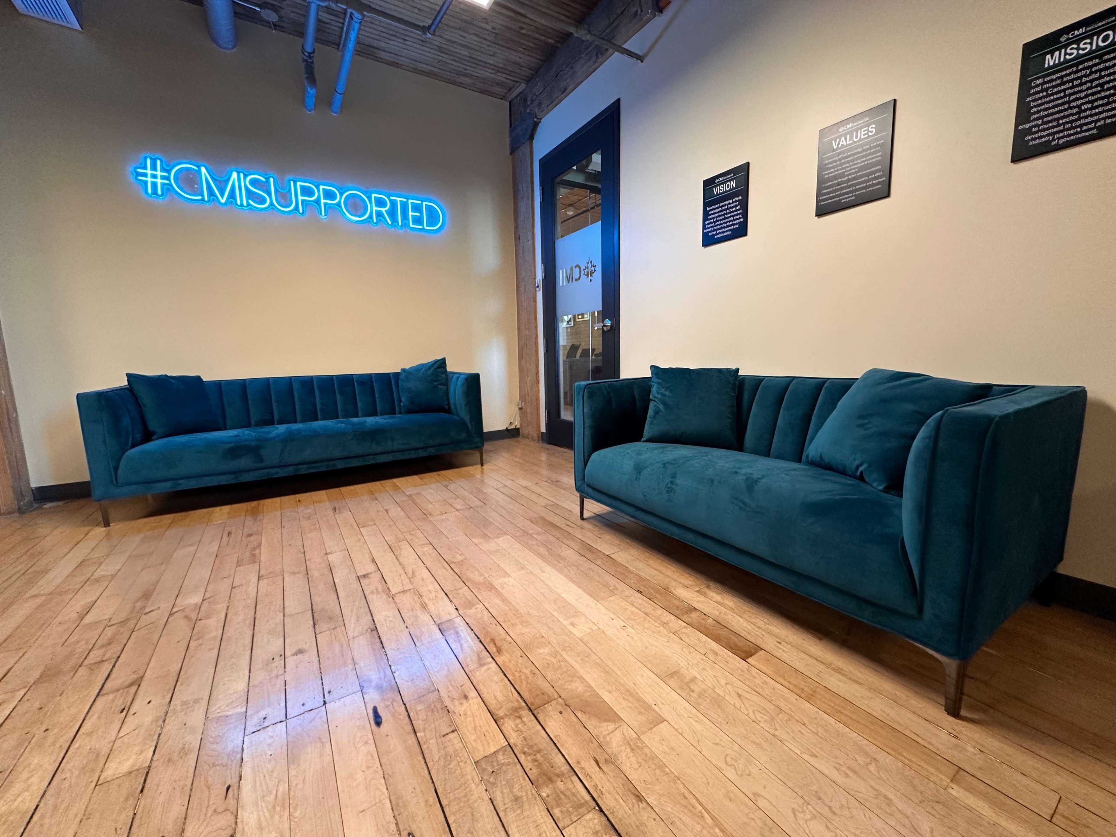 Studio 200 - Programs Room | Modern Meeting & Workshop Space in Toronto ...