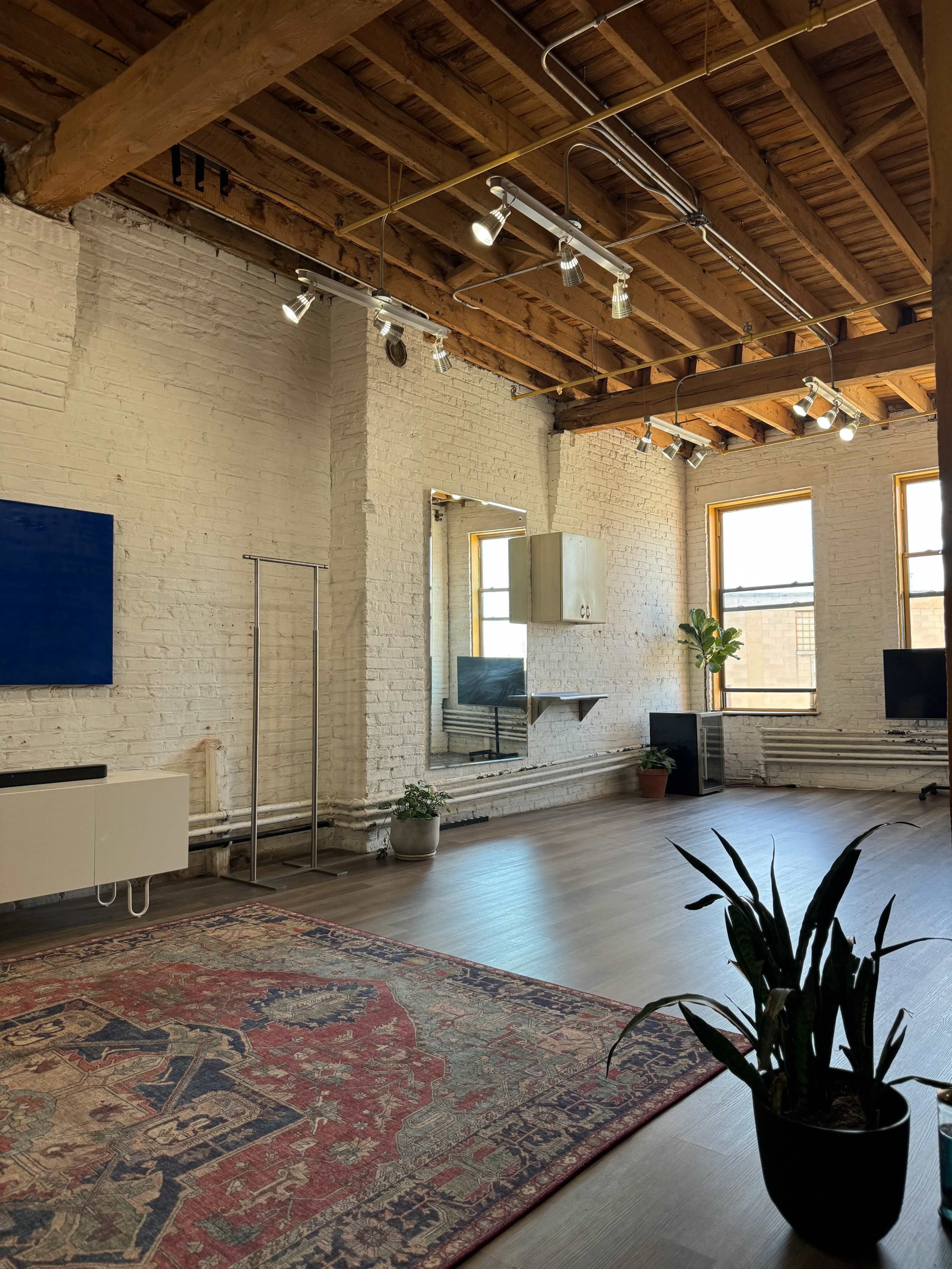 Vintage Artist Workspace Rental, chicago, IL | Off-Site | Peerspace