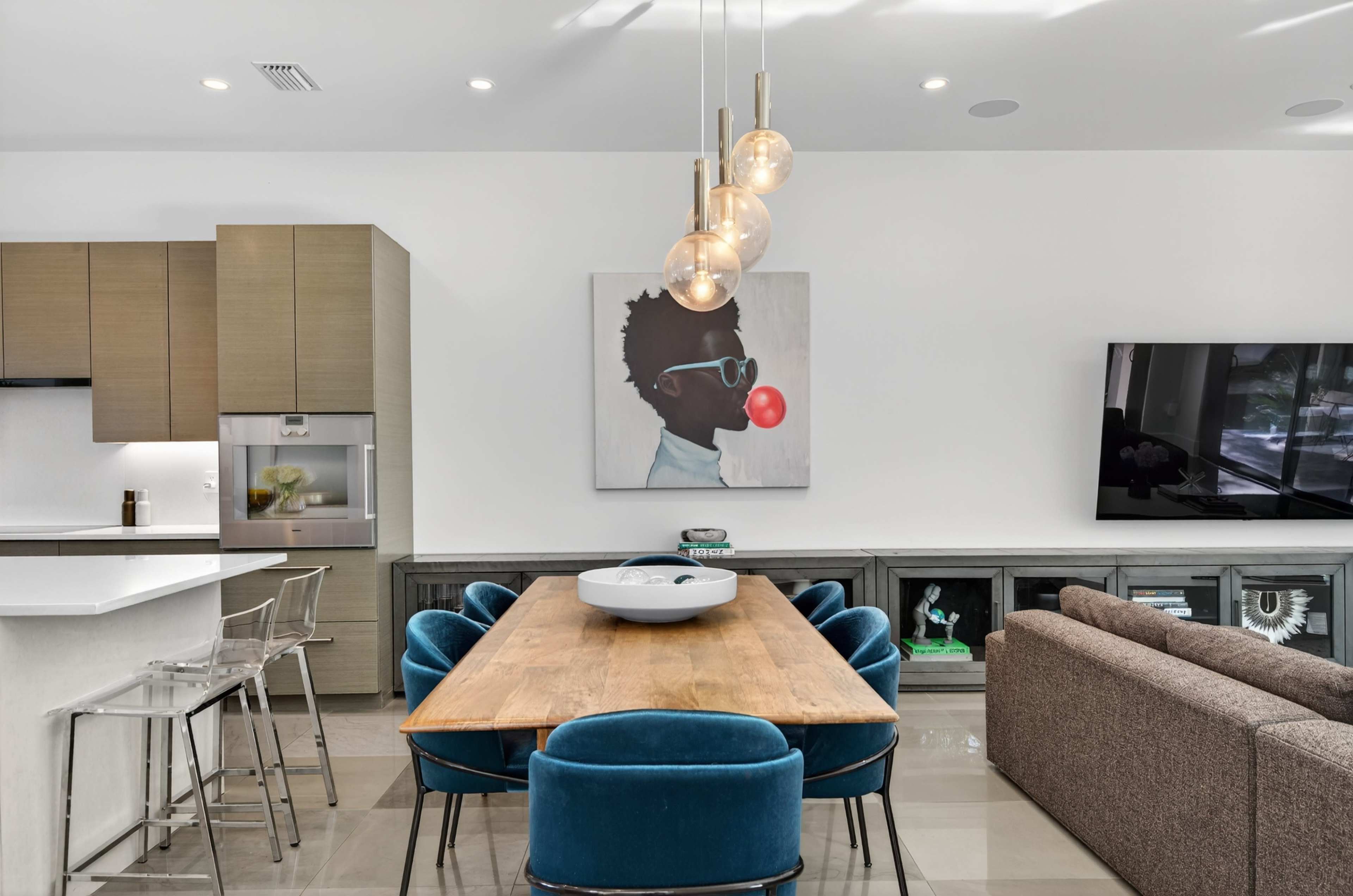 Black House Realty | Luxury South Tampa Creative Production Home w ...