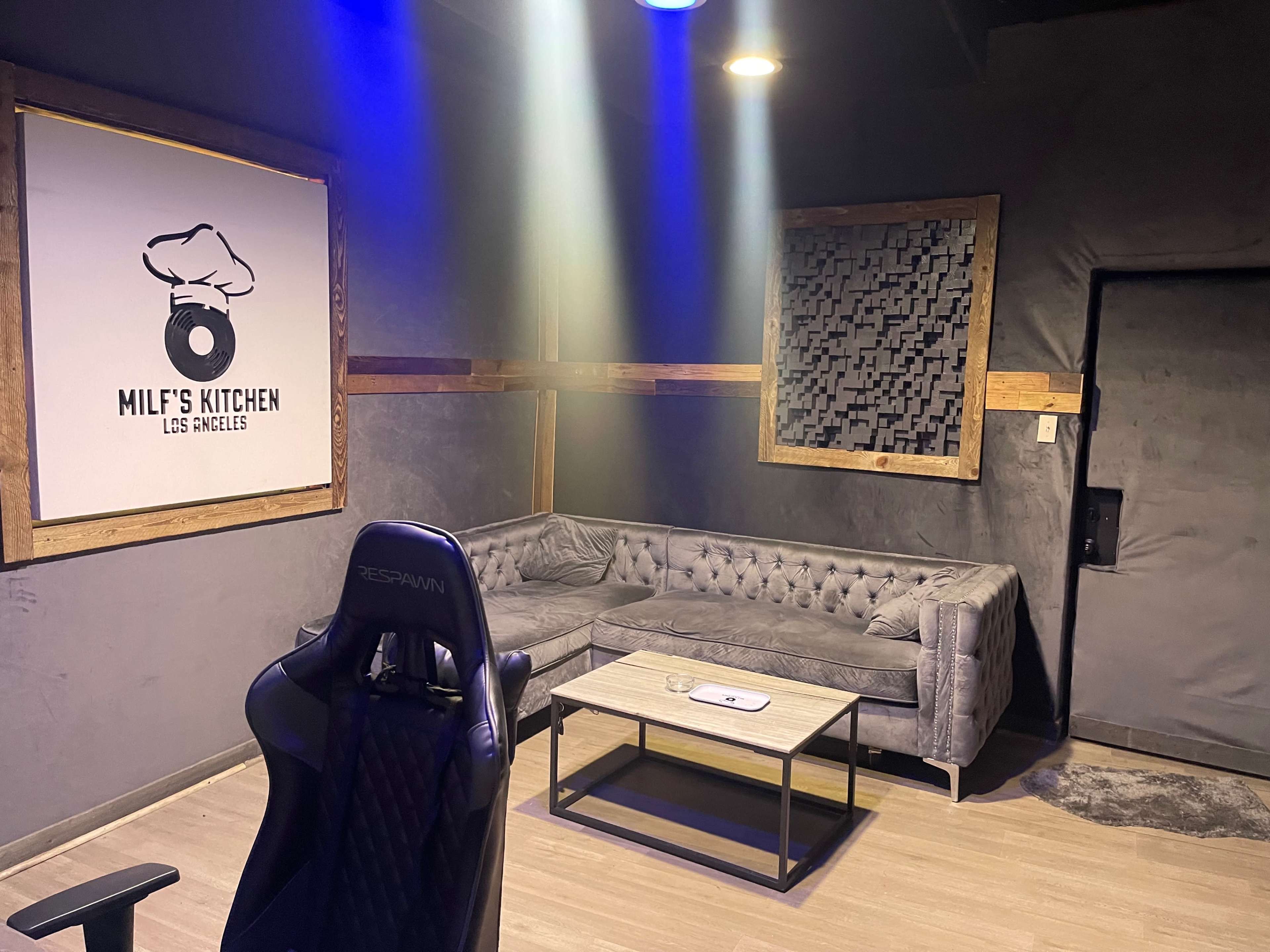 Comfortable Recording Studio In San Fernando Valley, Panoroma City, CA ...