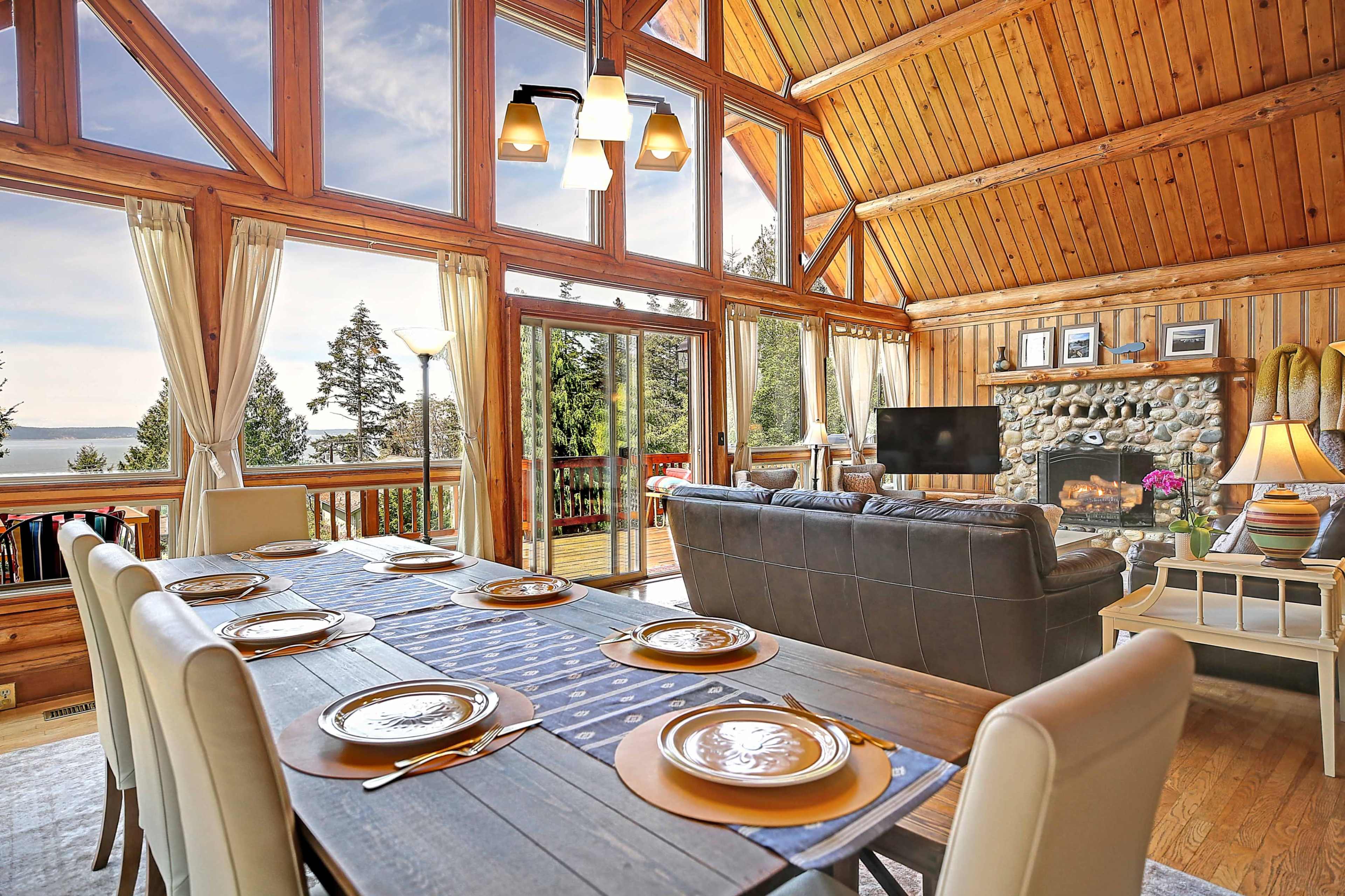 Large Log Cabin-Ocean View/BBQ/Games/walk to beach, Camano Island, WA ...