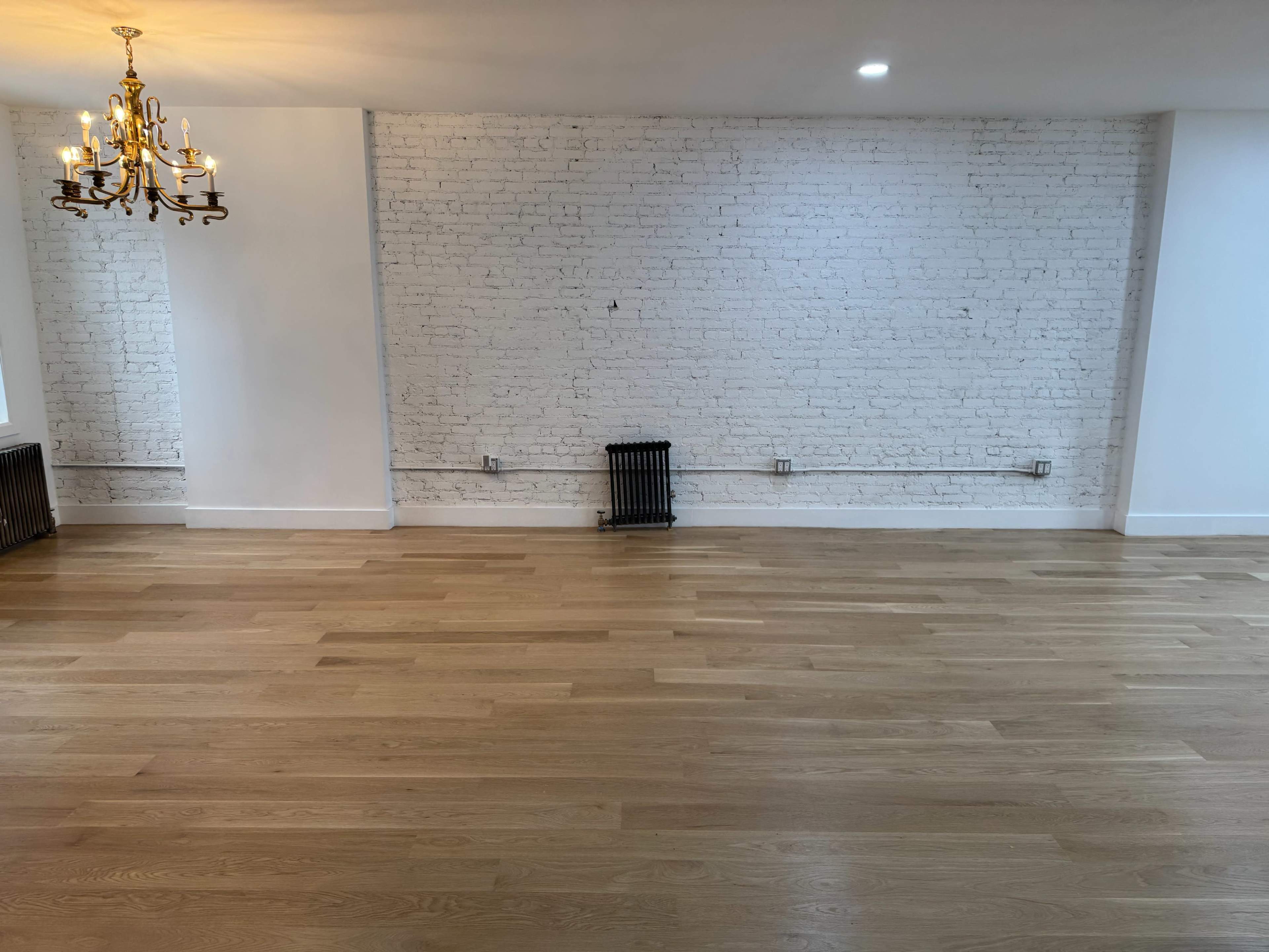 Light-filled bushwick loft with full kitchen and bathroom, Brooklyn, NY ...