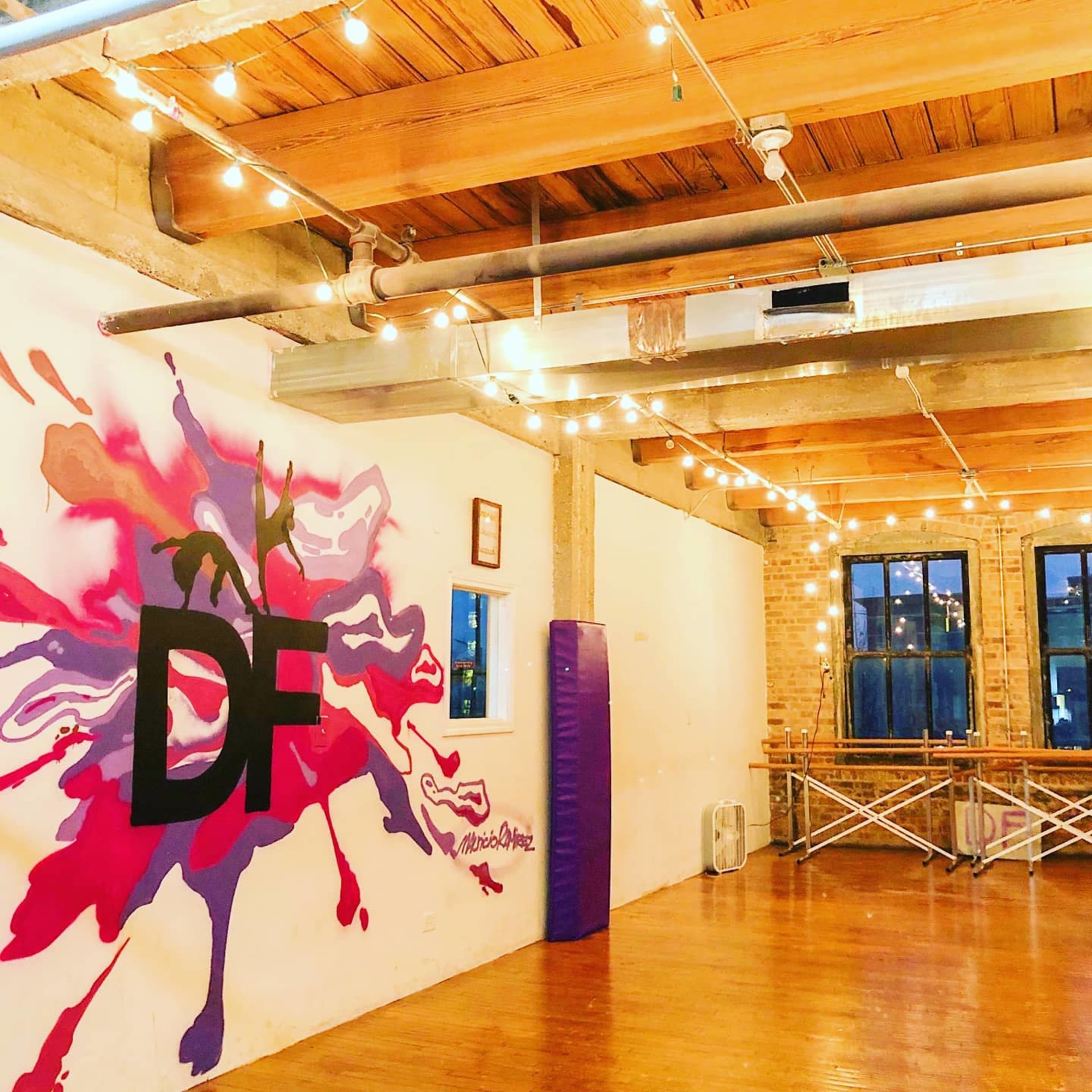 Large Creative Dance Studio, Chicago, IL | Event | Peerspace