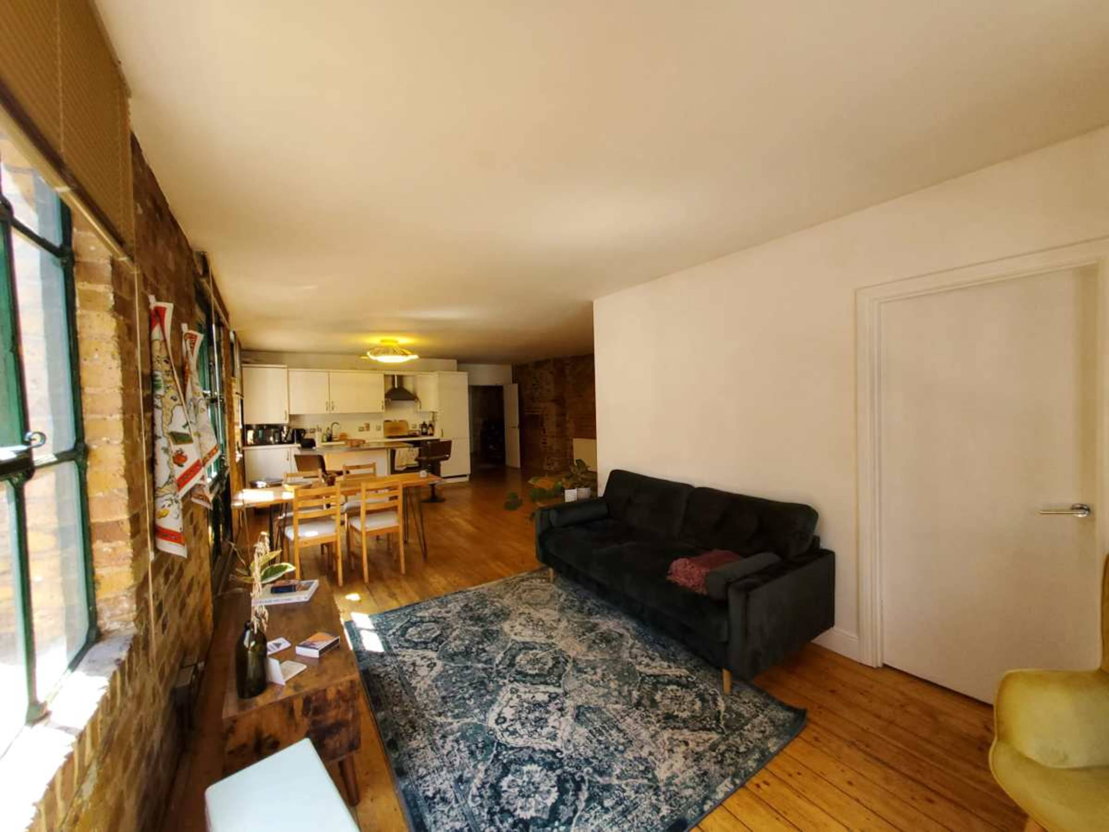 Warehouse Conversion Furnished Flat w/ Exposed Brick & Original Wood ...