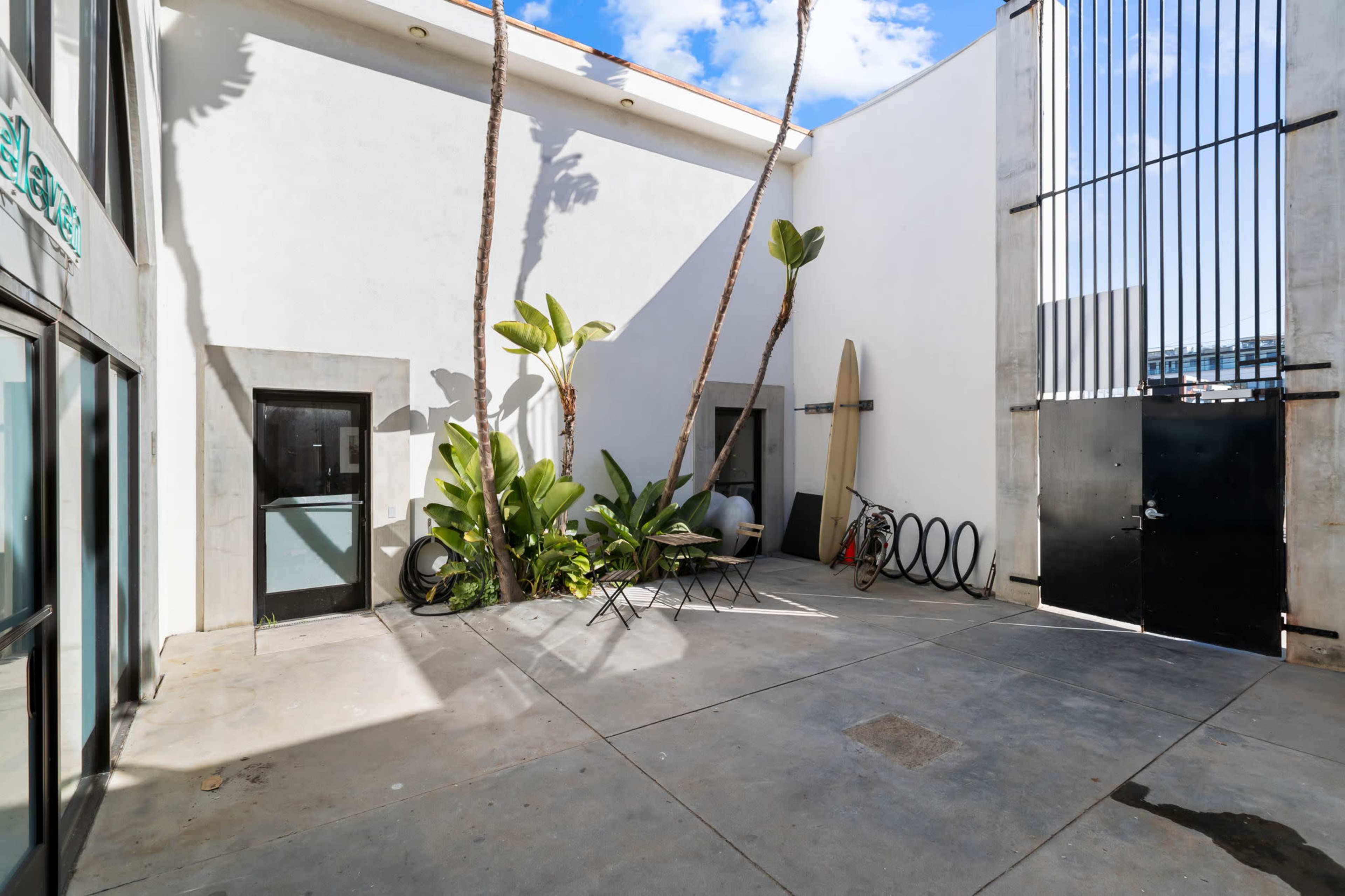 Large artist live work loft in the heart of Venice, Venice, CA ...