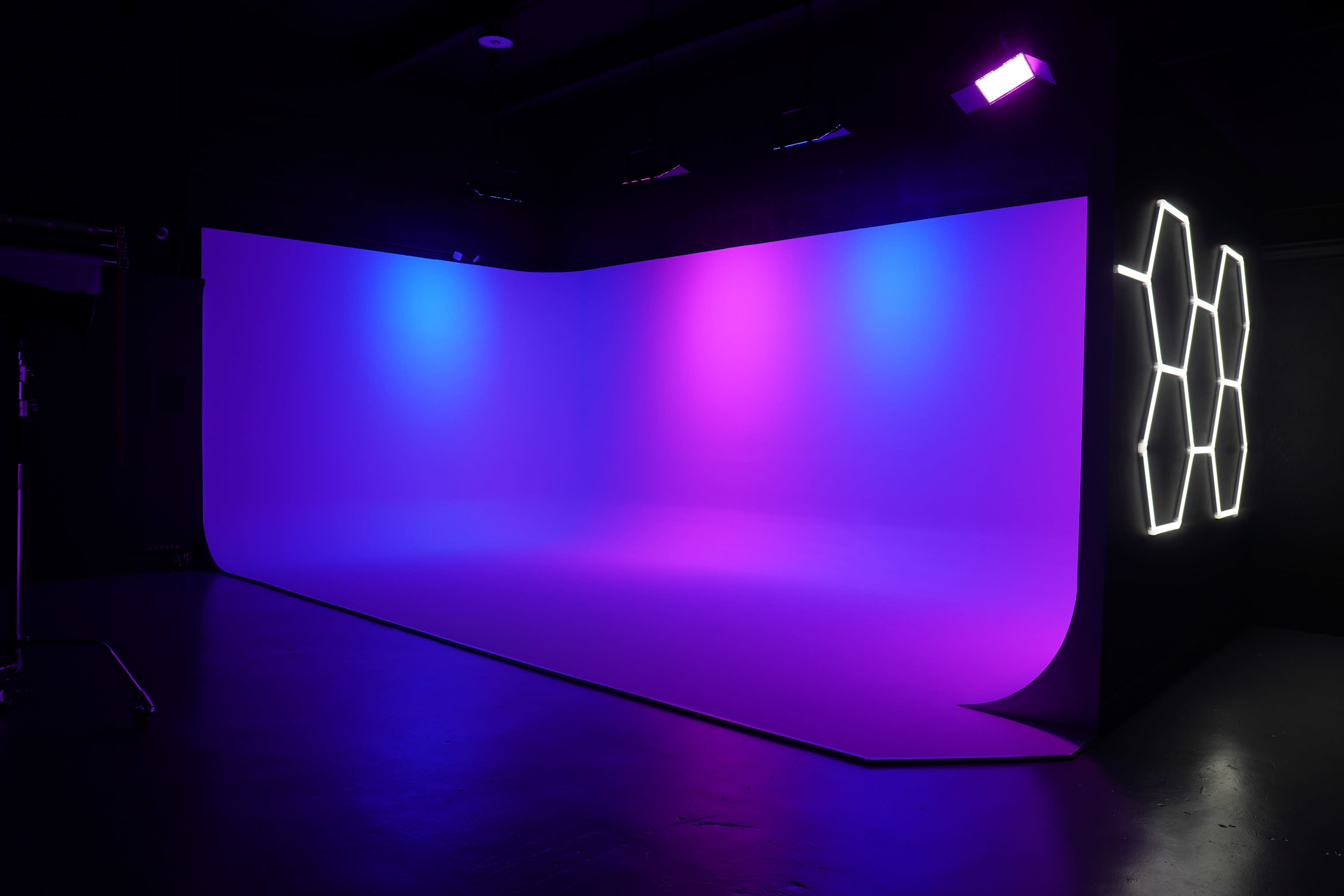 Chosen6 Studios | Photo & Video Studio with Cyc Wall & Seamless ...