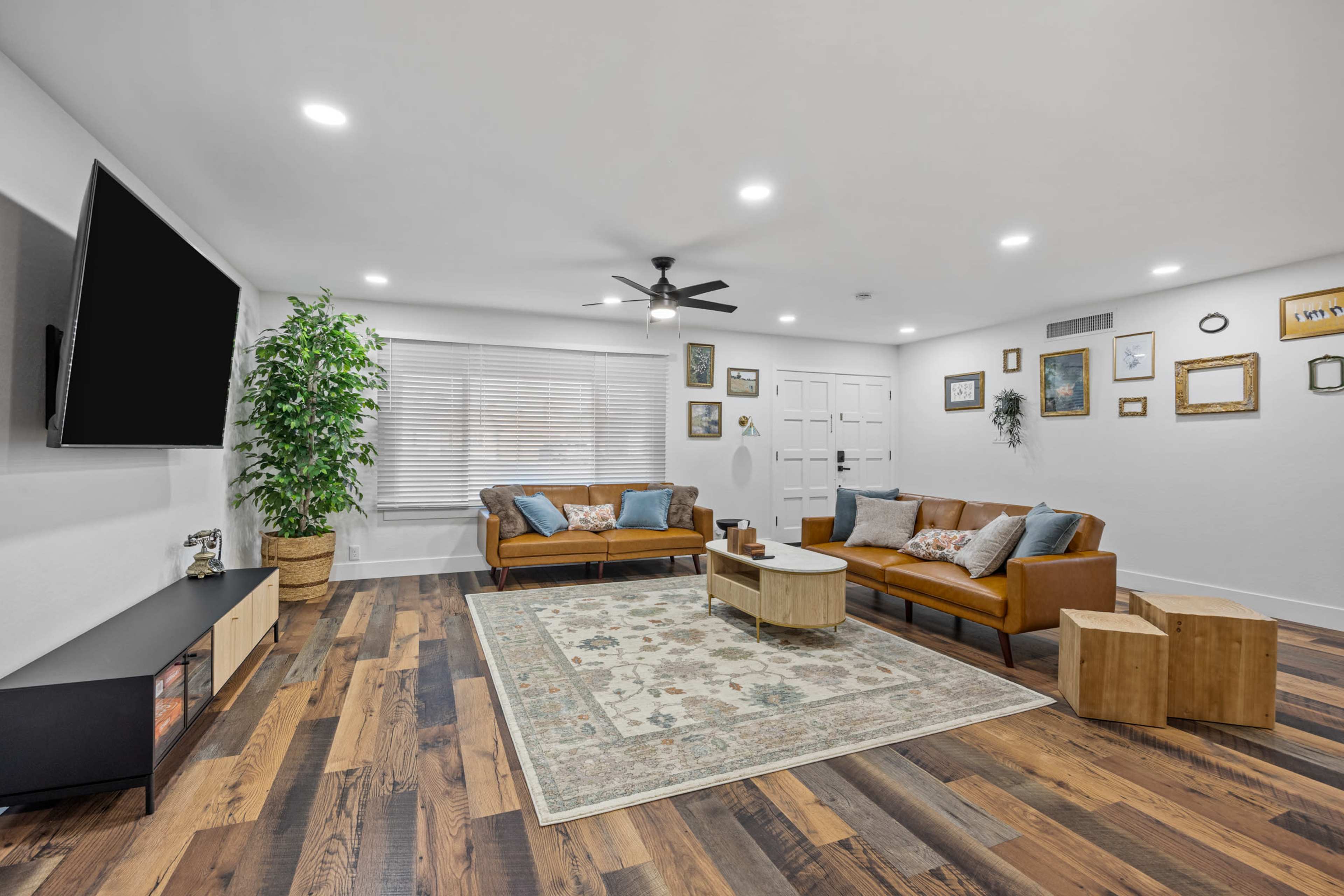 Tempe Modern Home for Meetings & Productions | Bright Interiors, Large ...