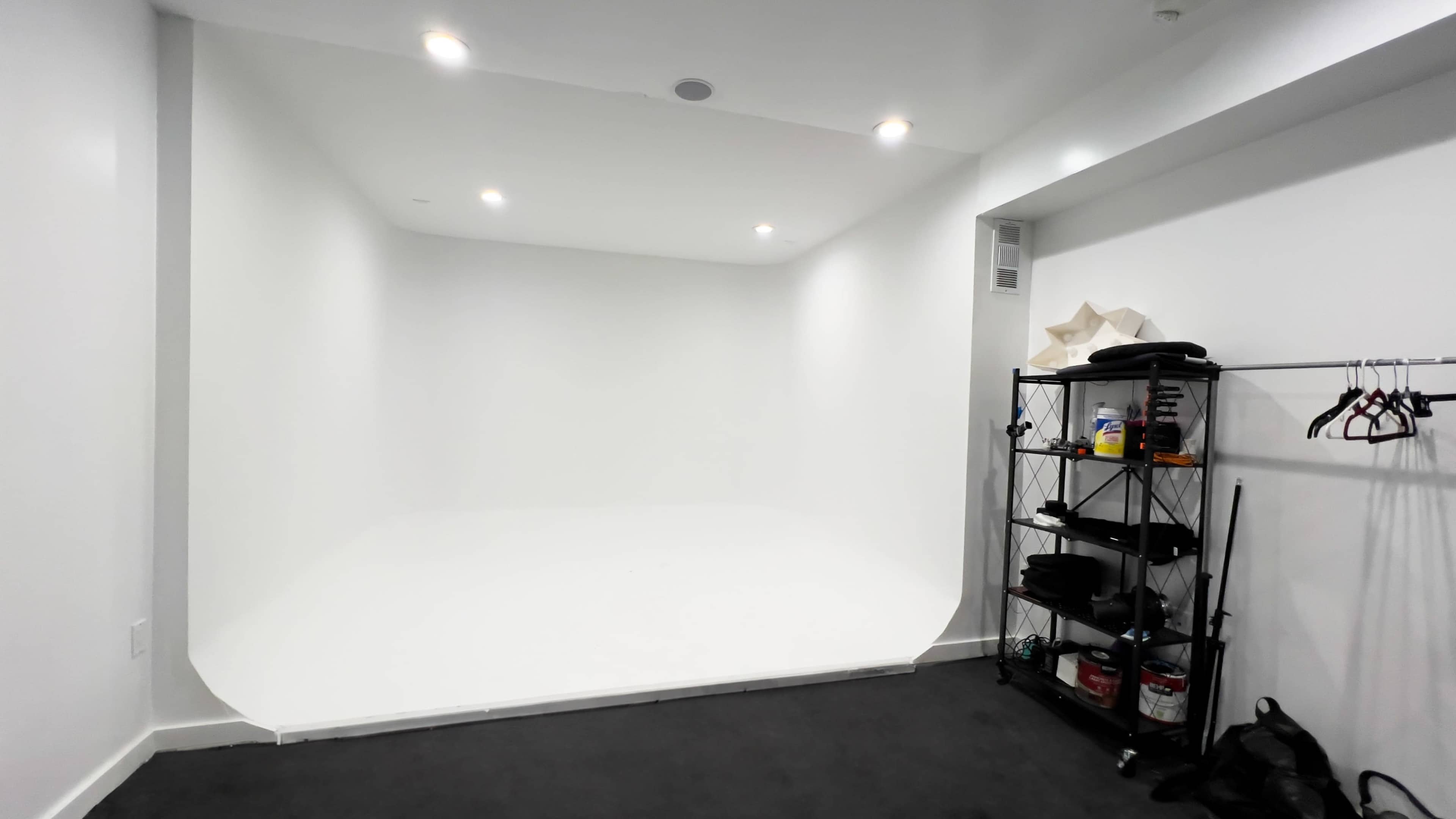 Atlanta Studio Space with 9ft Cyc wall, seamless backdrops and ...