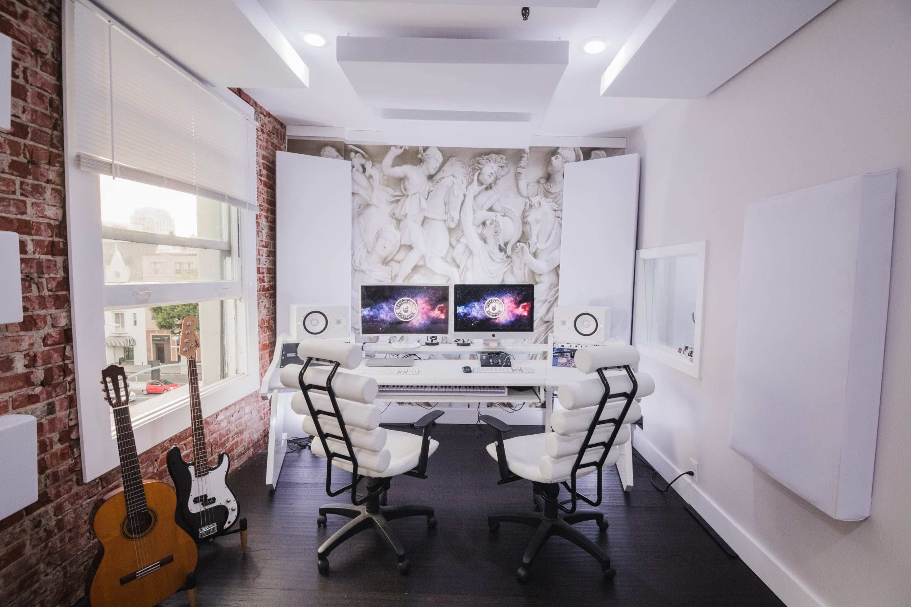 Roman Themed Recording Studio with Private Lobby/Bar and Recording ...