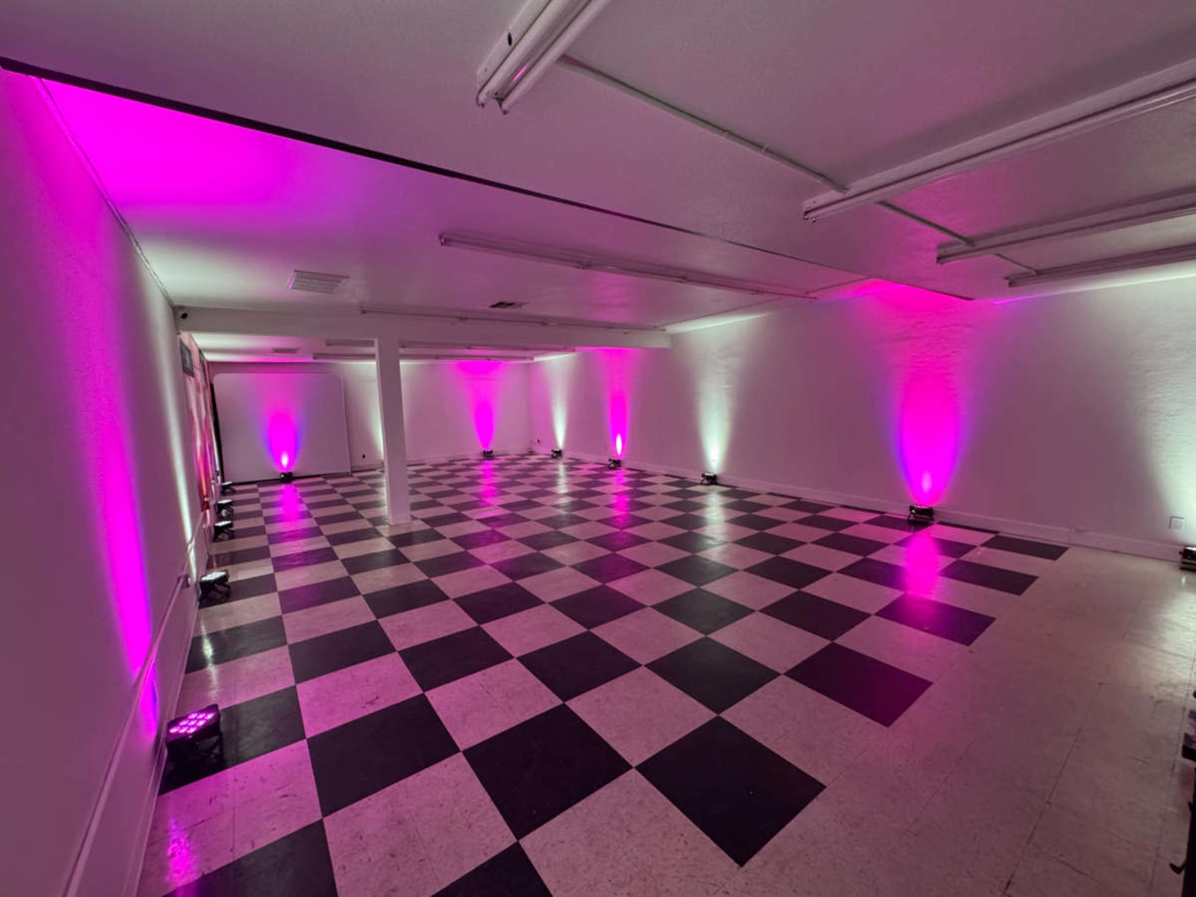 Clean Urban Event Studio With Unique Murals, Bellflower, CA | Event ...