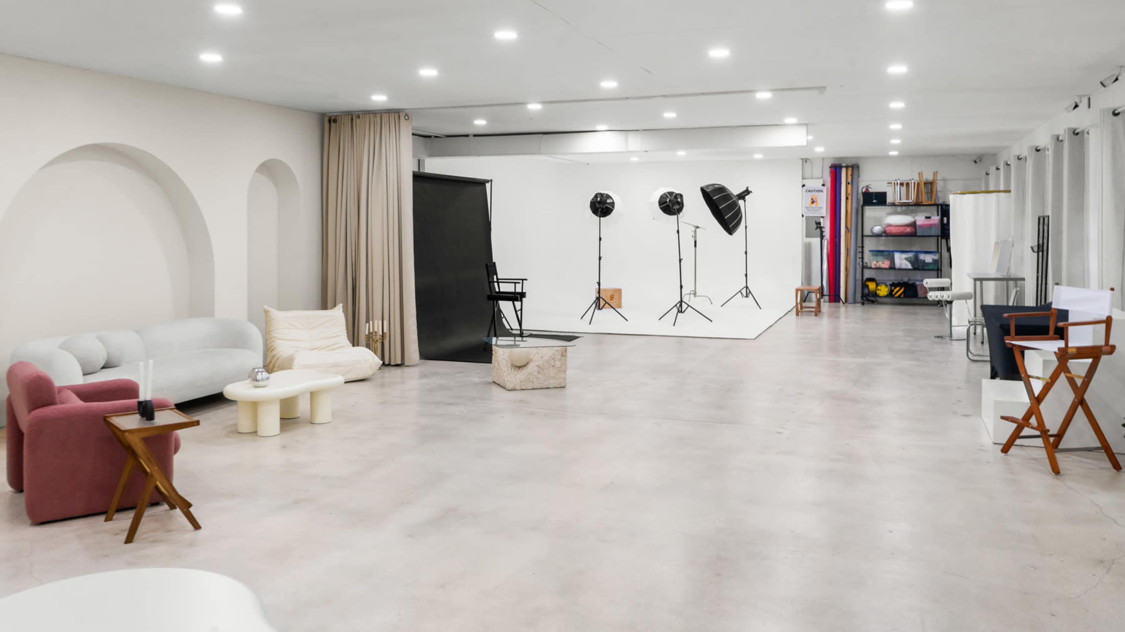Creative Canvas Studio Miami | Daylight Studio With Multi-Sets and ...