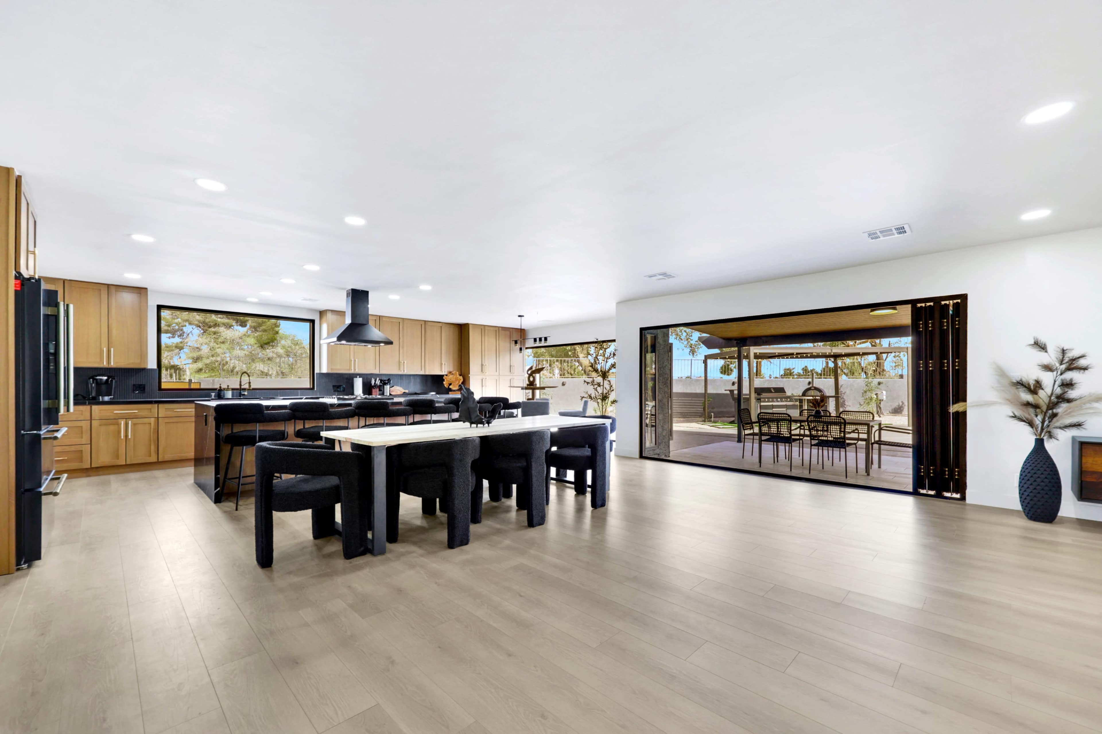 Luxury Retreat/ Pool, Sports Courts,Volleyball Court, Putting Green ...