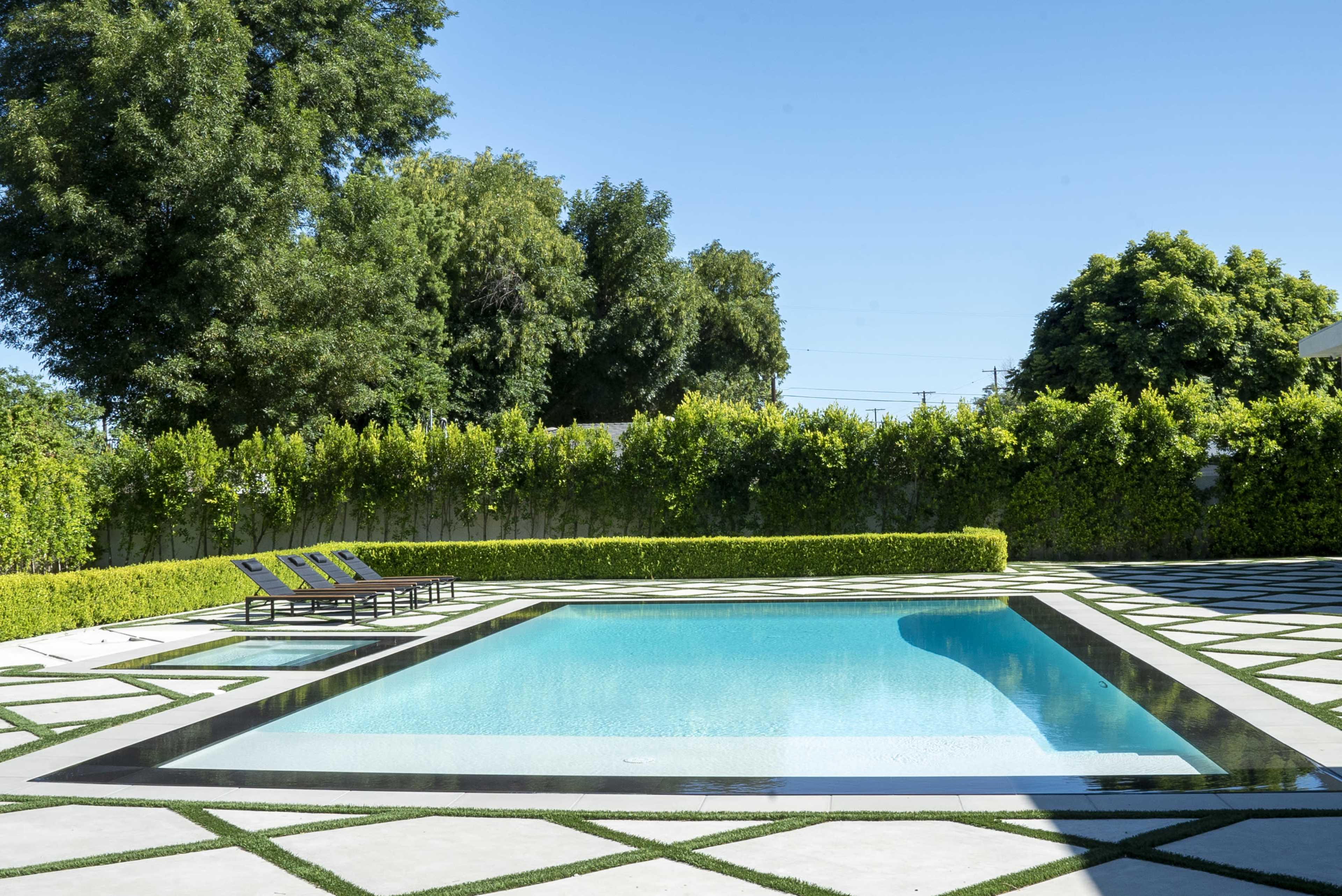 Volka Creative Space | PRIVAT BACKYARD - INFINITY POOL - OUTDOOR GYM ...