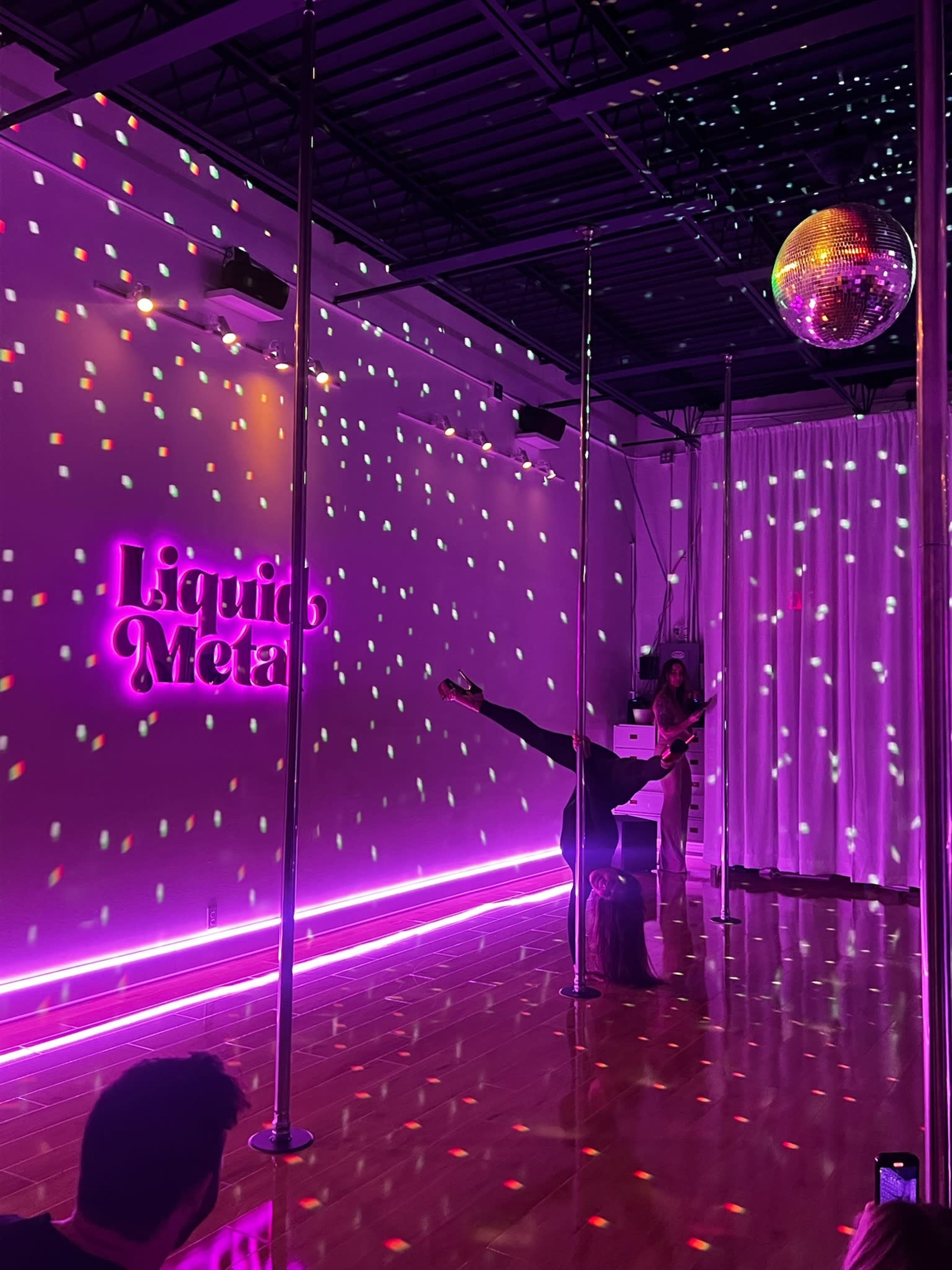 Loft studio space with two studios, 1150 sq ft, 13 foot ceilings ...