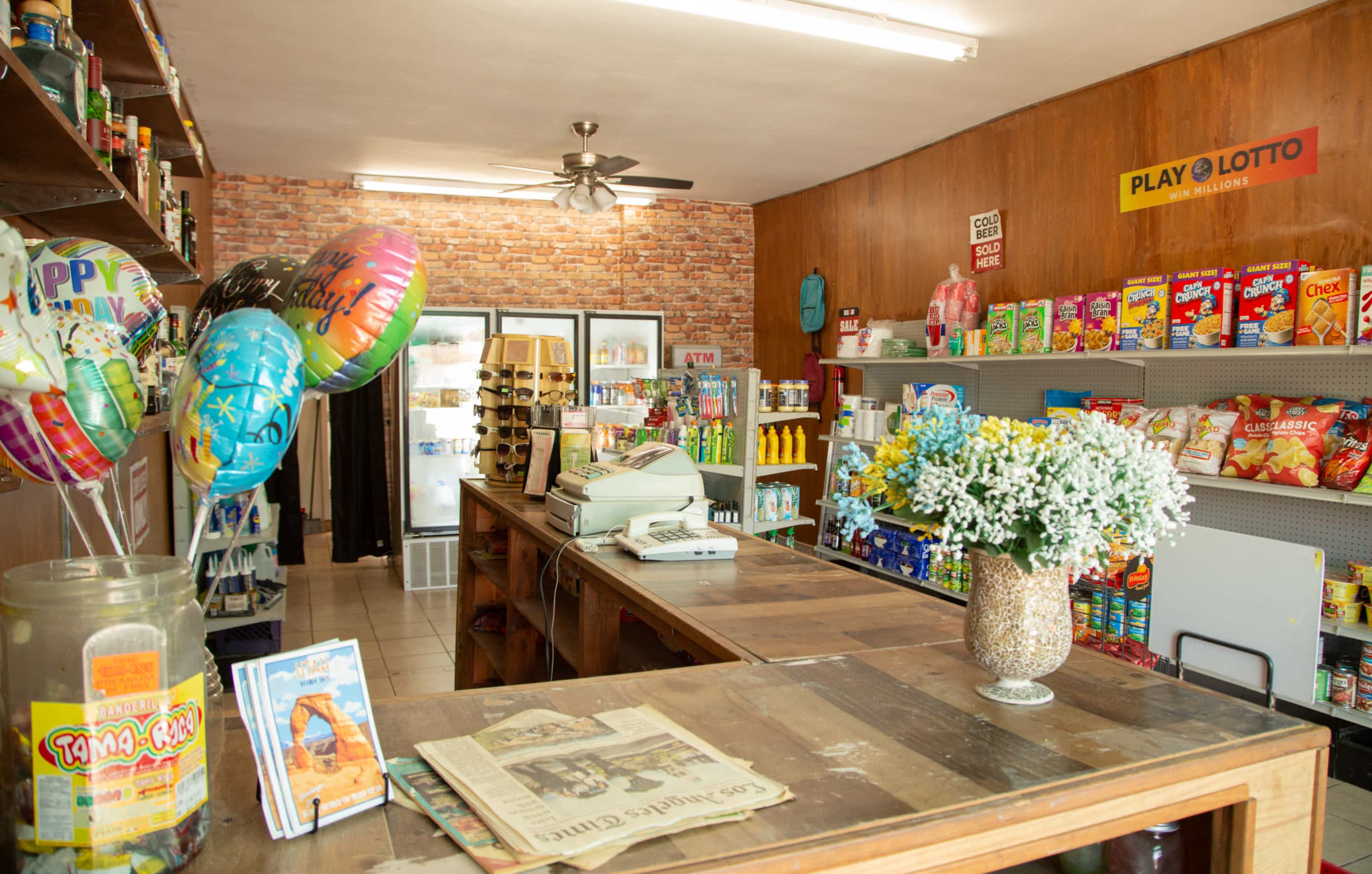 Liquor Store Set | Retro Convenience / Liquor Store Set, North ...