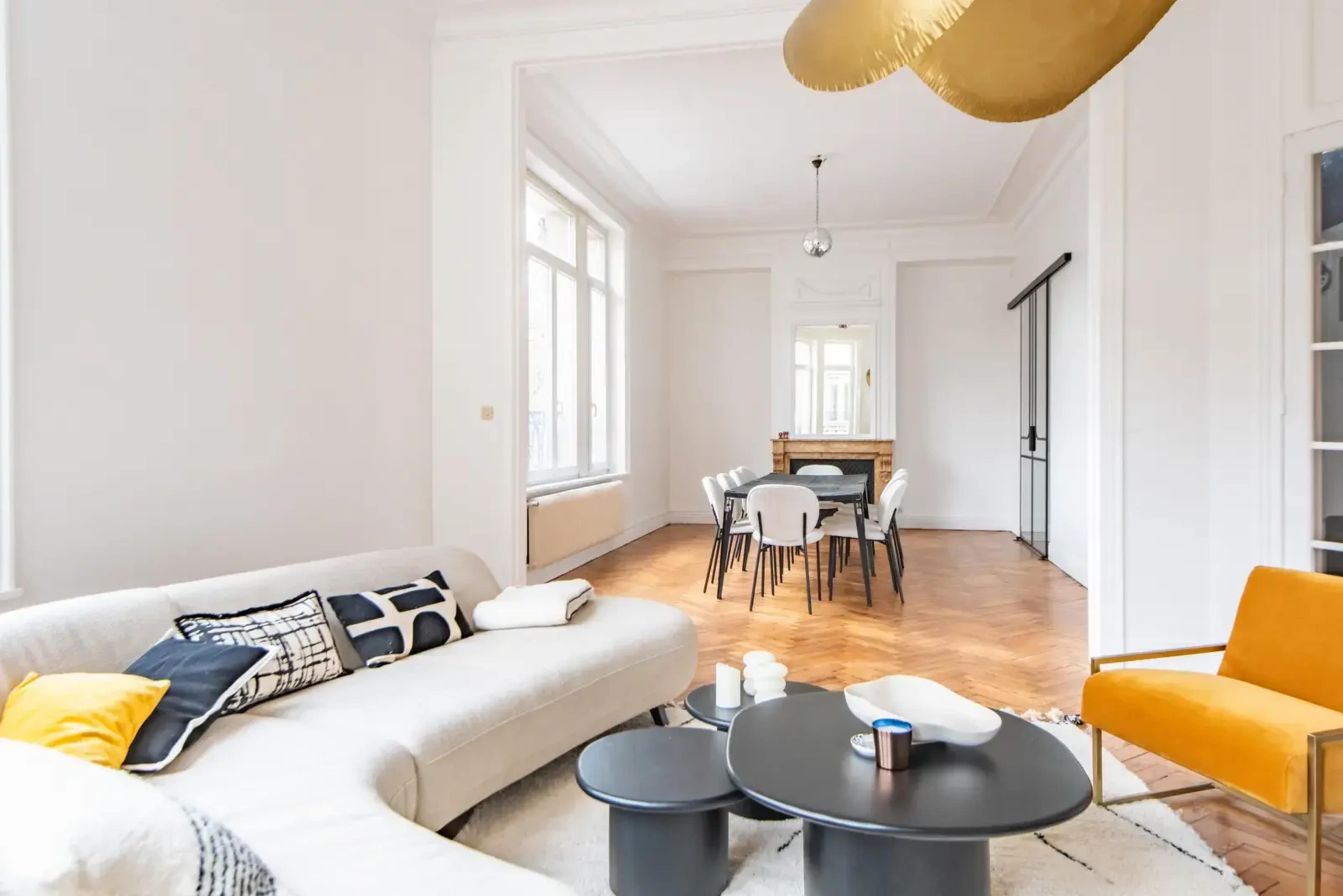 Appartement Hausmanien hyper lumineux à LILLE, LA MADELEINE | Off-Site | Peerspace